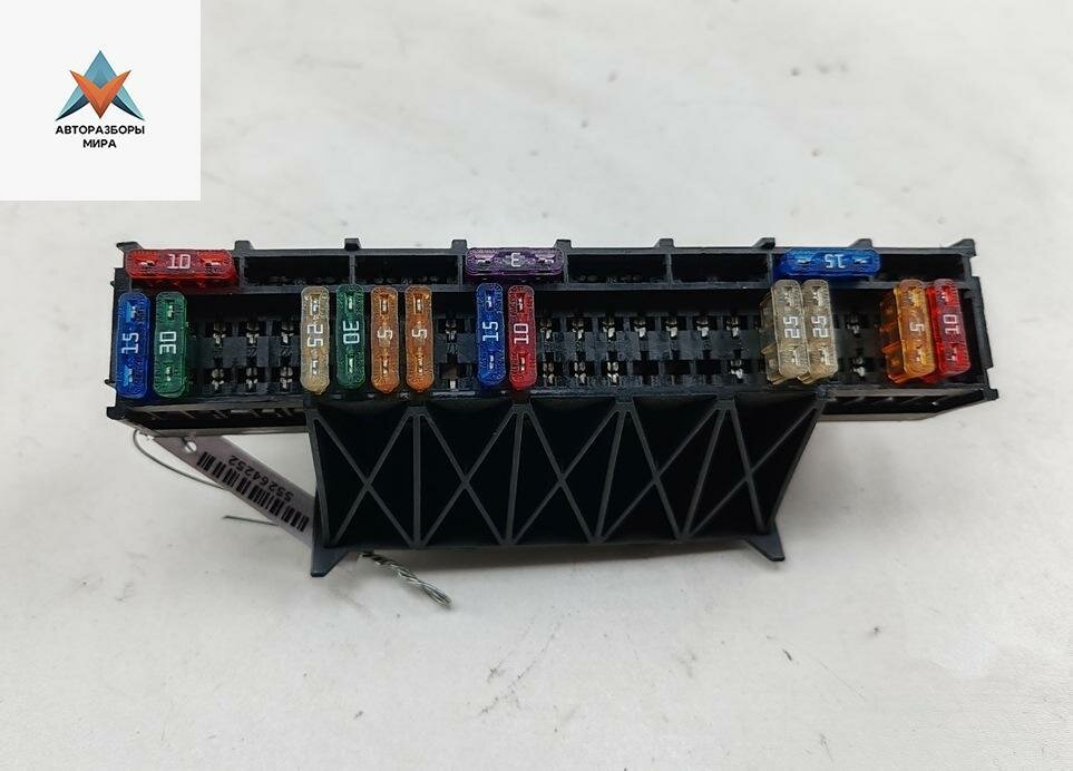 Блок предохранителей Ford Galaxy рест. 2004 1486818473