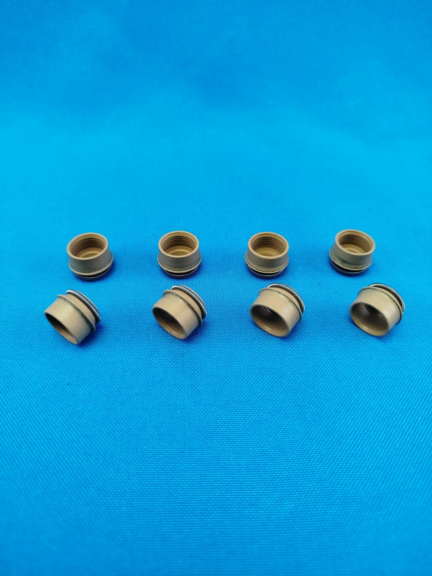 Сальники клапанов "Federal Reserve" для автомобилей ВАЗ 2101-11, 13-15, Калина, Приора 8кл, ГАЗ 406, 405дв. (к-т 8шт)