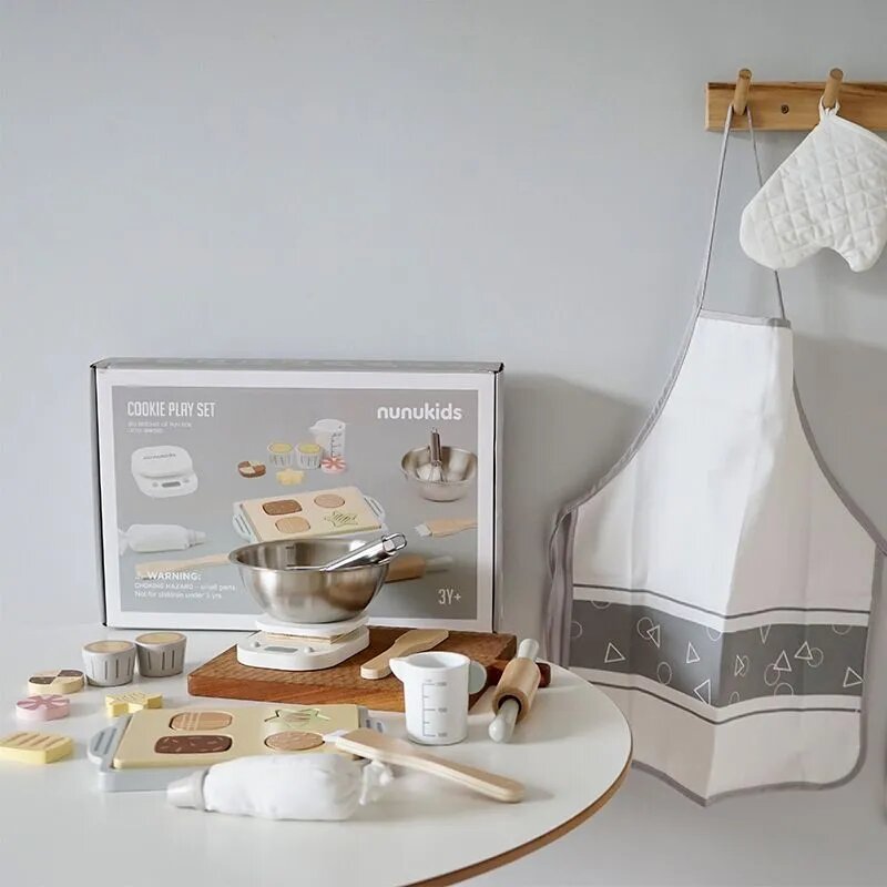 Деревянные игрушки, выпечка тортов, формы для набора противней, детские ролевые игры