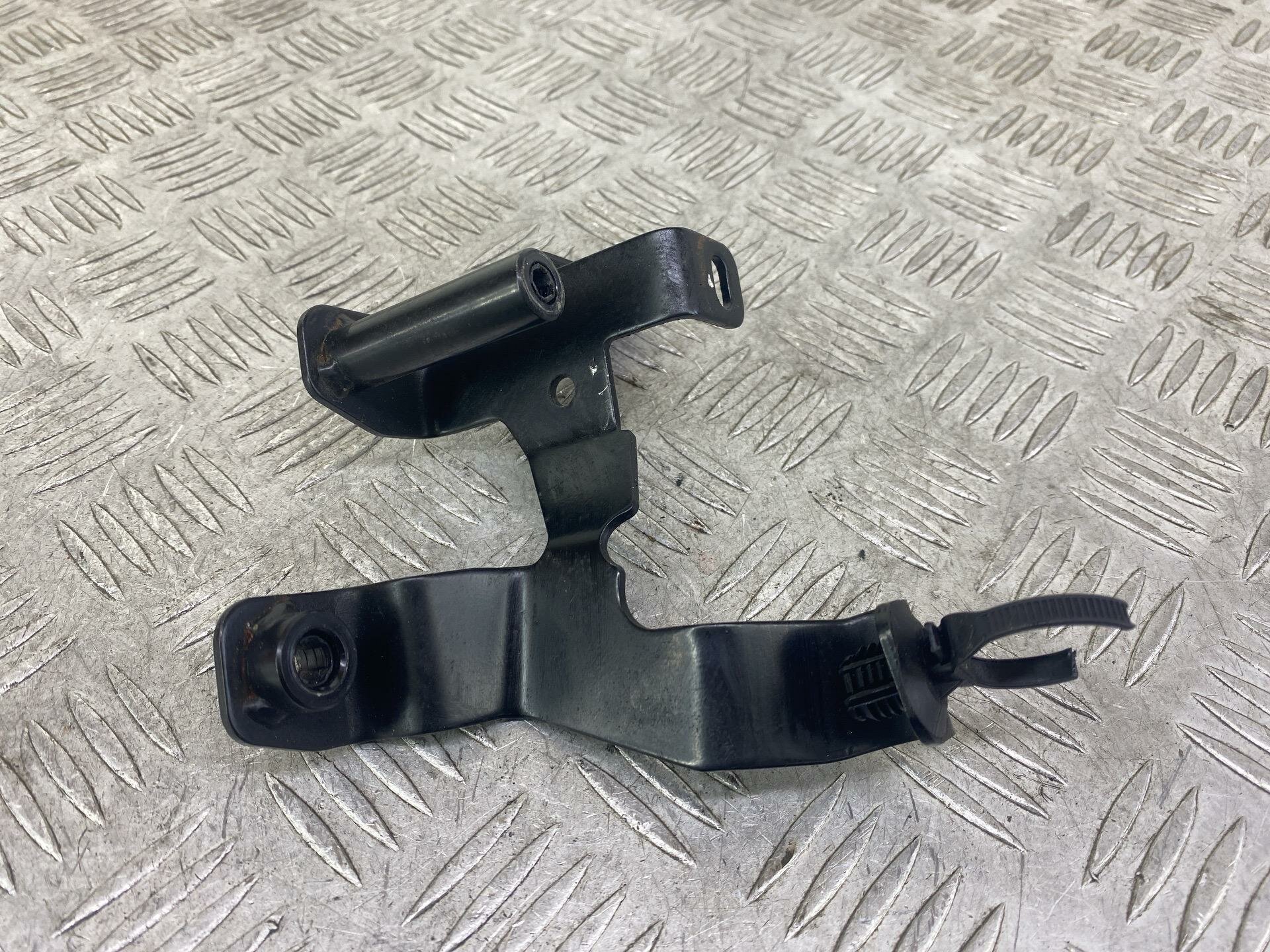 Крепление блока предохранителей Ford Galaxy 3 рест. 2022 JG9T4A301AC