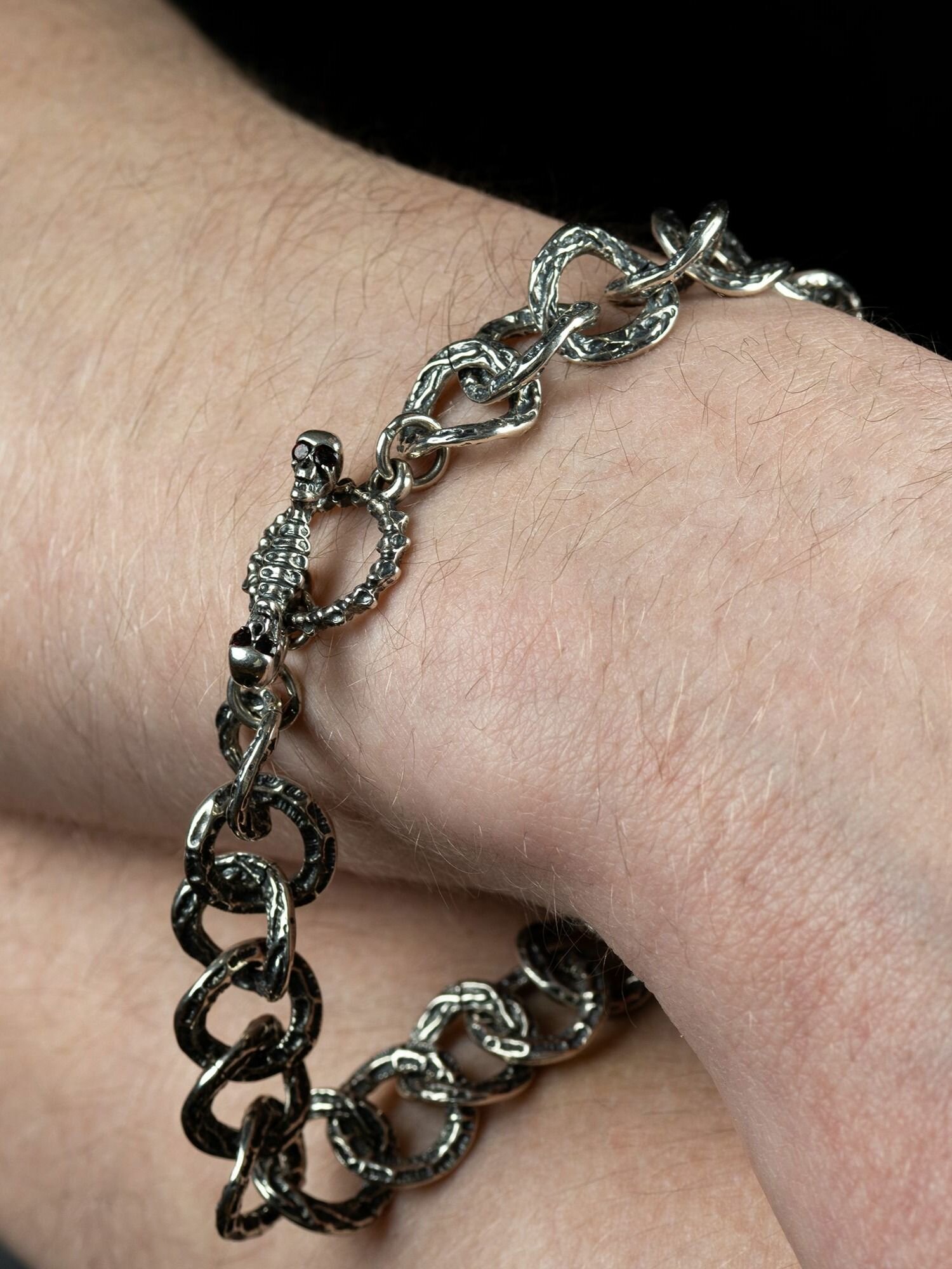 Браслет-цепочка, серебро, 925 проба, чернение, гранат