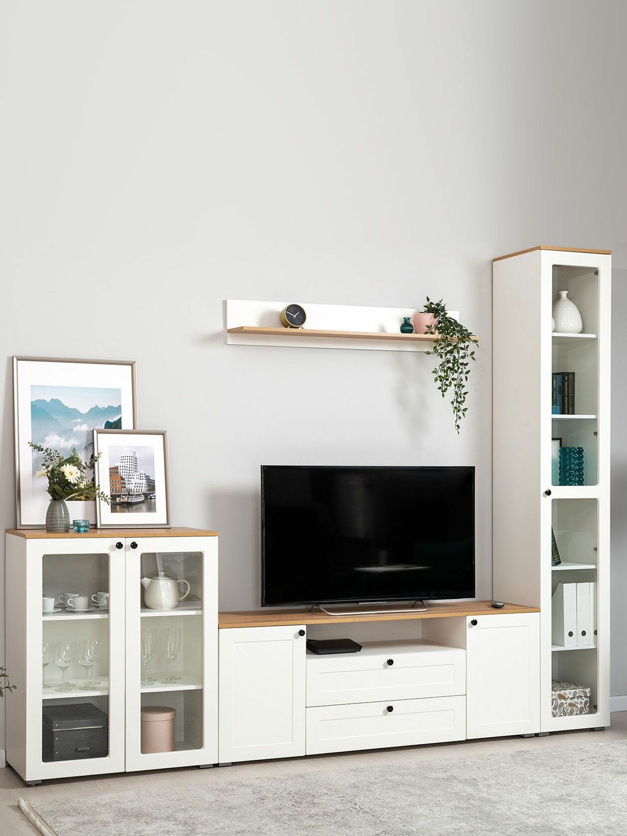 Гостиная комплект Остин, тумба под телевизор, настенная полка, шкаф-витрина, 280х41.9х229.8 см, Белый / Дуб Крафт золотой