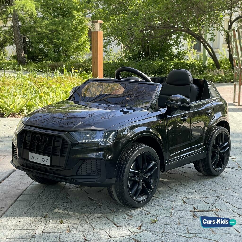 Электромобиль Audi Q7 S-Line12V 2WD – HL678-LUX, черный, магнитофон с Bluetooth