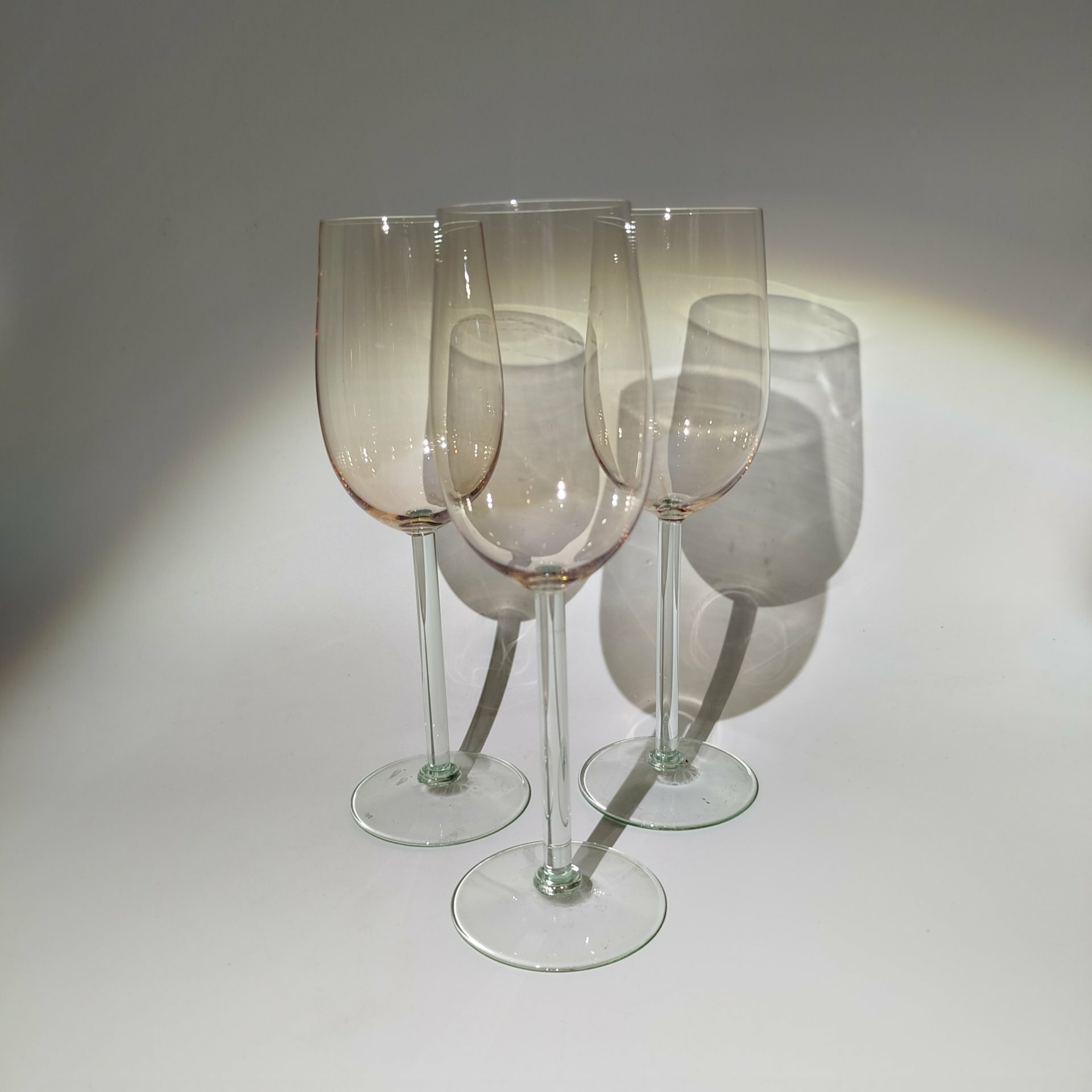 Набор из трех бокалов (фужеров) янтарного оттенка для шампанского, стекло, люстр