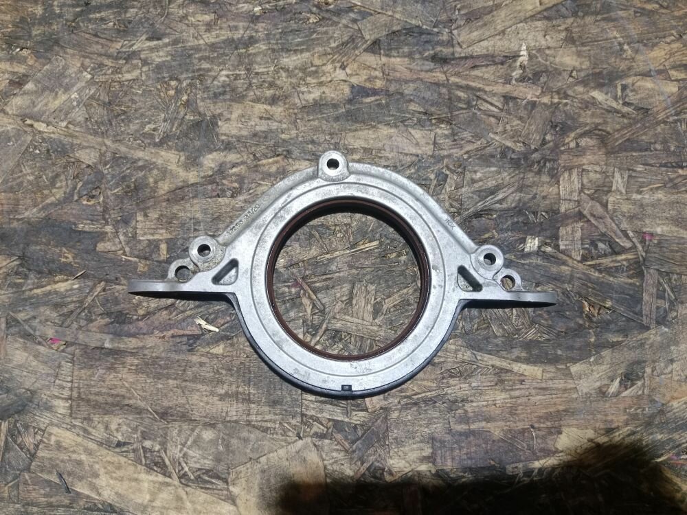 Крышка коленвала задняя Infiniti FX35 I (2002 2006) Б/У с пробегом