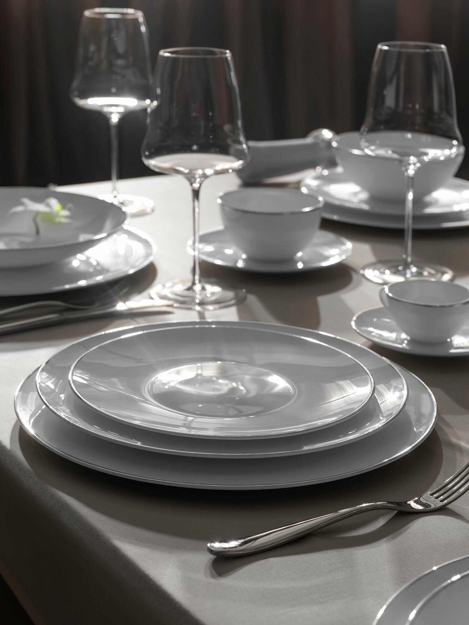 Togas Тарелка десертная "Канни" фарфор, серебро, 23 см