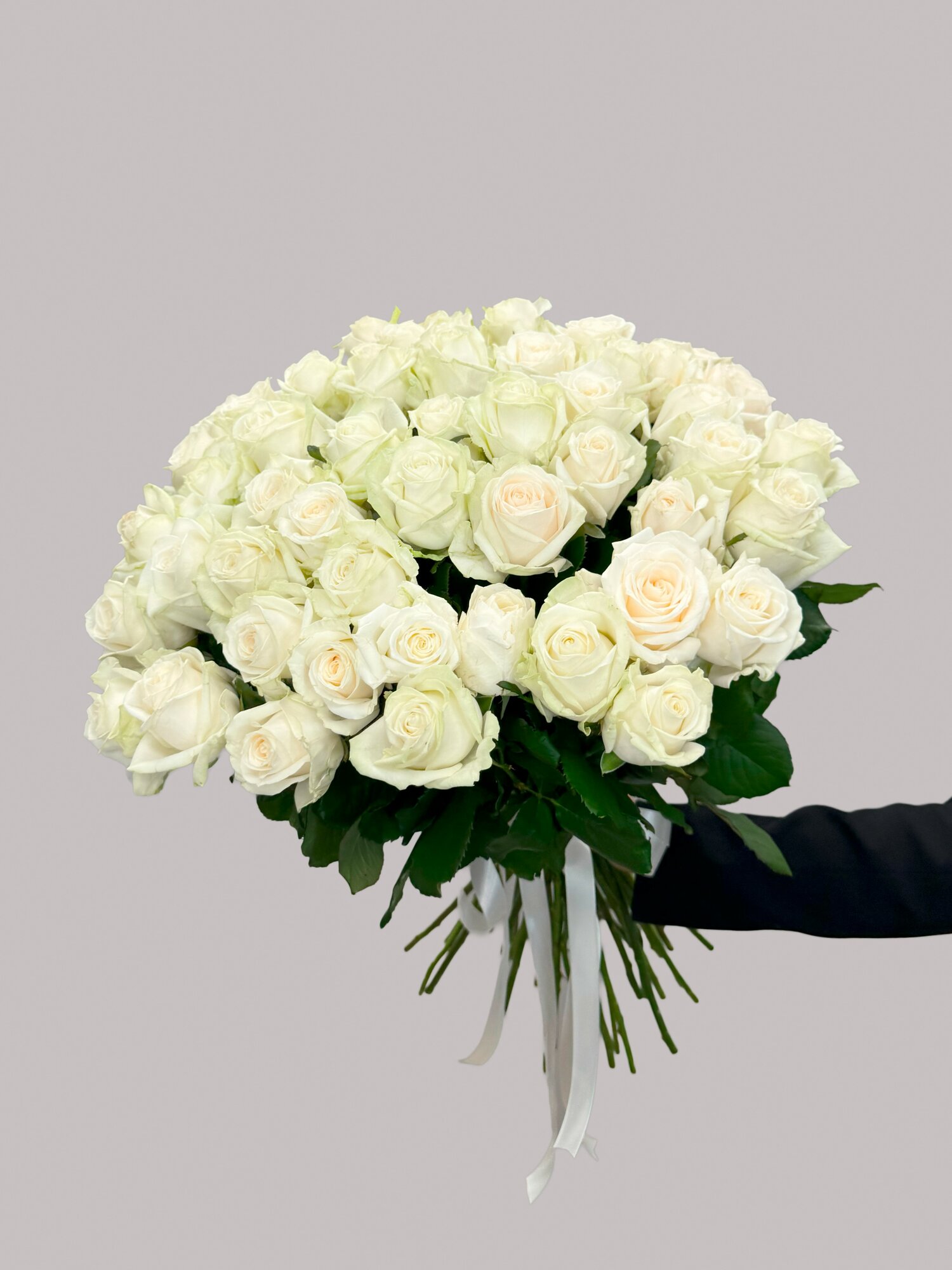 Букет живых цветов, белые розы 51 шт. 60 см. "Аваланж", флау стор