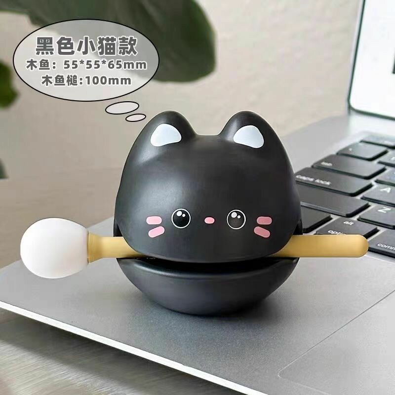 Достоинство +1. Очаровательная маленькая деревянная рыбка, портативное средство для снятия стресса, идеально подходит для офиса или для успокоения ума. Забавный ударный инструмент для студентов. Деревянная рыбка в виде черной кошки, высотой около 6 см.
