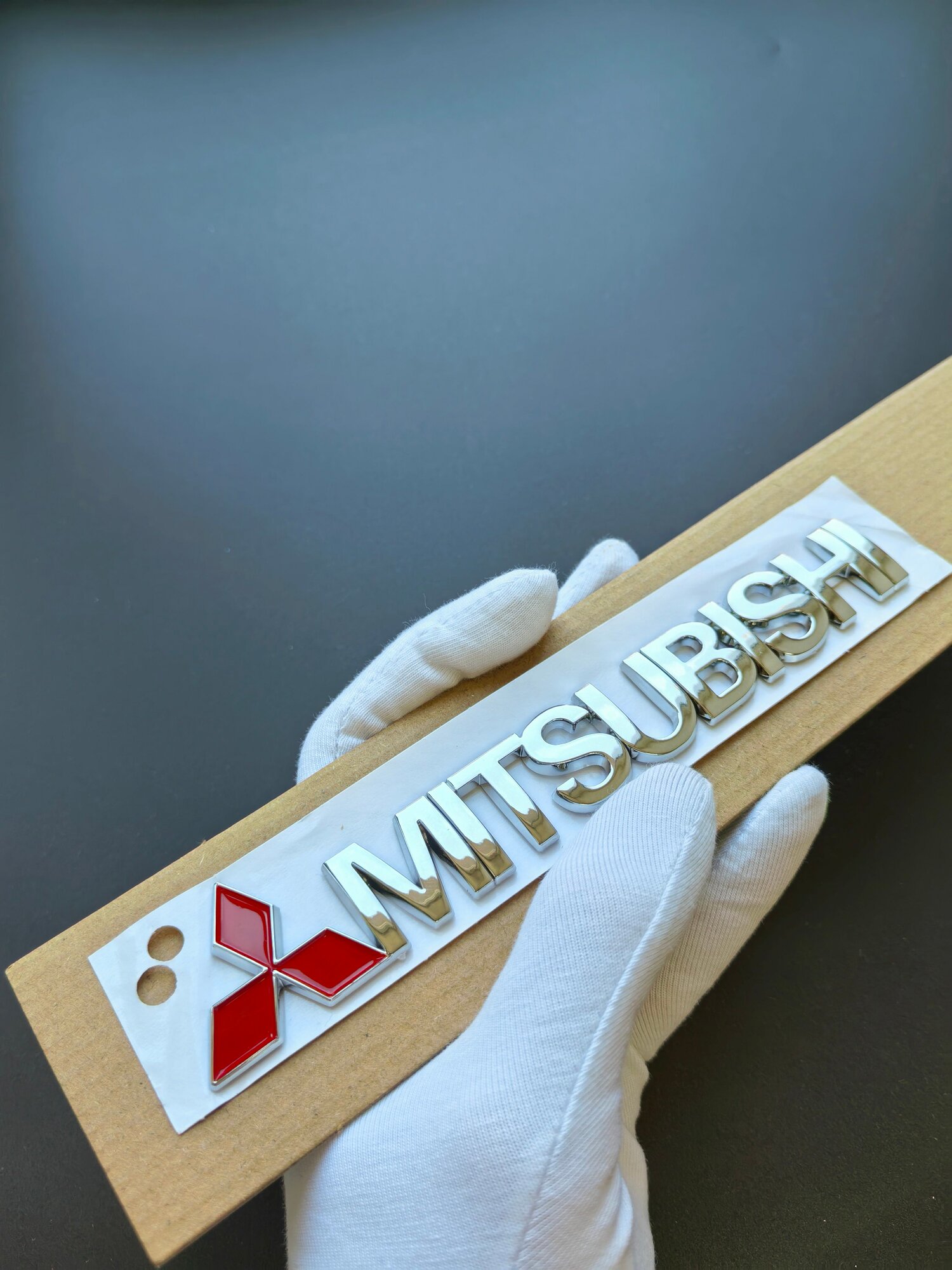 Шильдик на багажник Митсубиши 15см хром. Эмблема надпись Mitsubishi 150мм 1шт