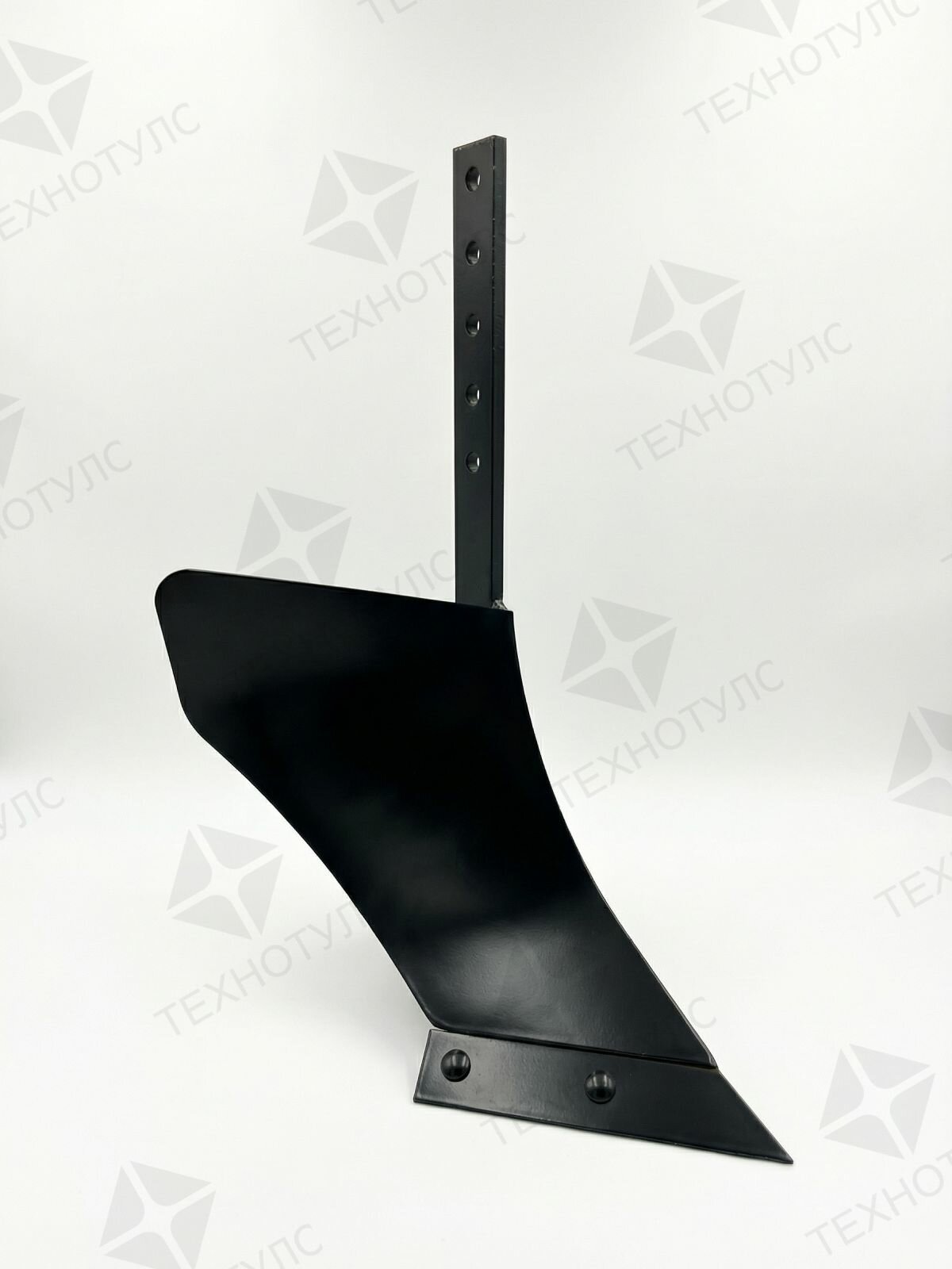 Плуг маленький, стойка 10*500 мм. ширина отвала 190 мм. без сцепки