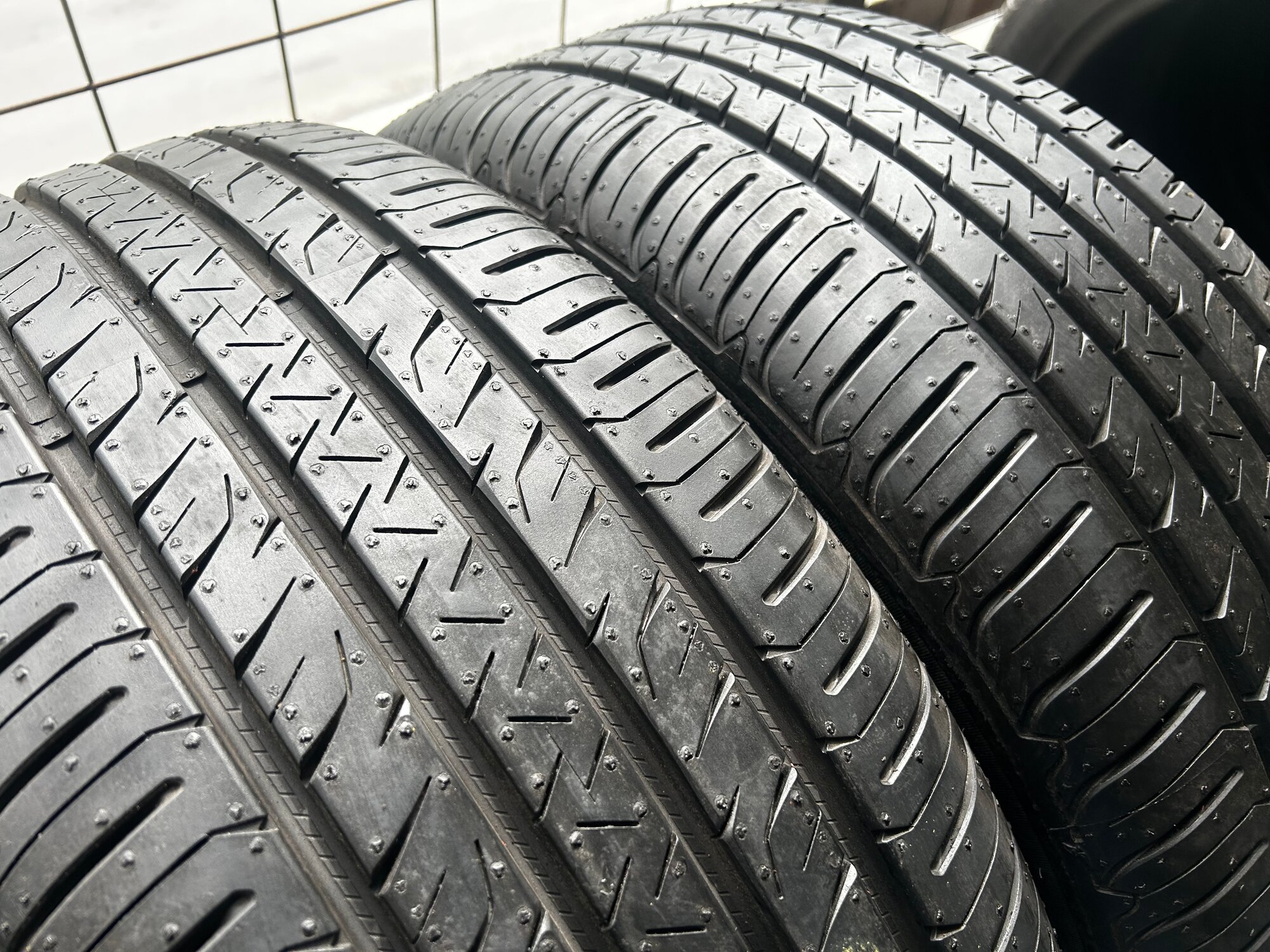 Goodyear EfficientGrip Performance SUV 235/50 R19 99H — фото 1