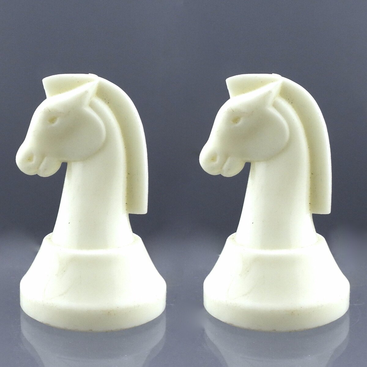 Крупные турнирные клубные шахматы "2 Коня" колкий пластик СССР 1980-е гг