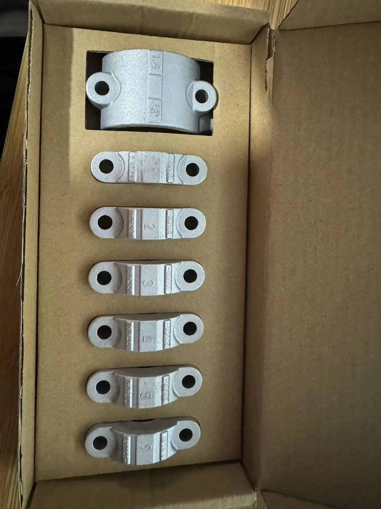 Для BMW N52 N51 N55 B30 E90 Крышка клапана распределительного вала впускного цилиндра OEM 11127531223 11317563664 11317563663 6-цилиндровый двигатель