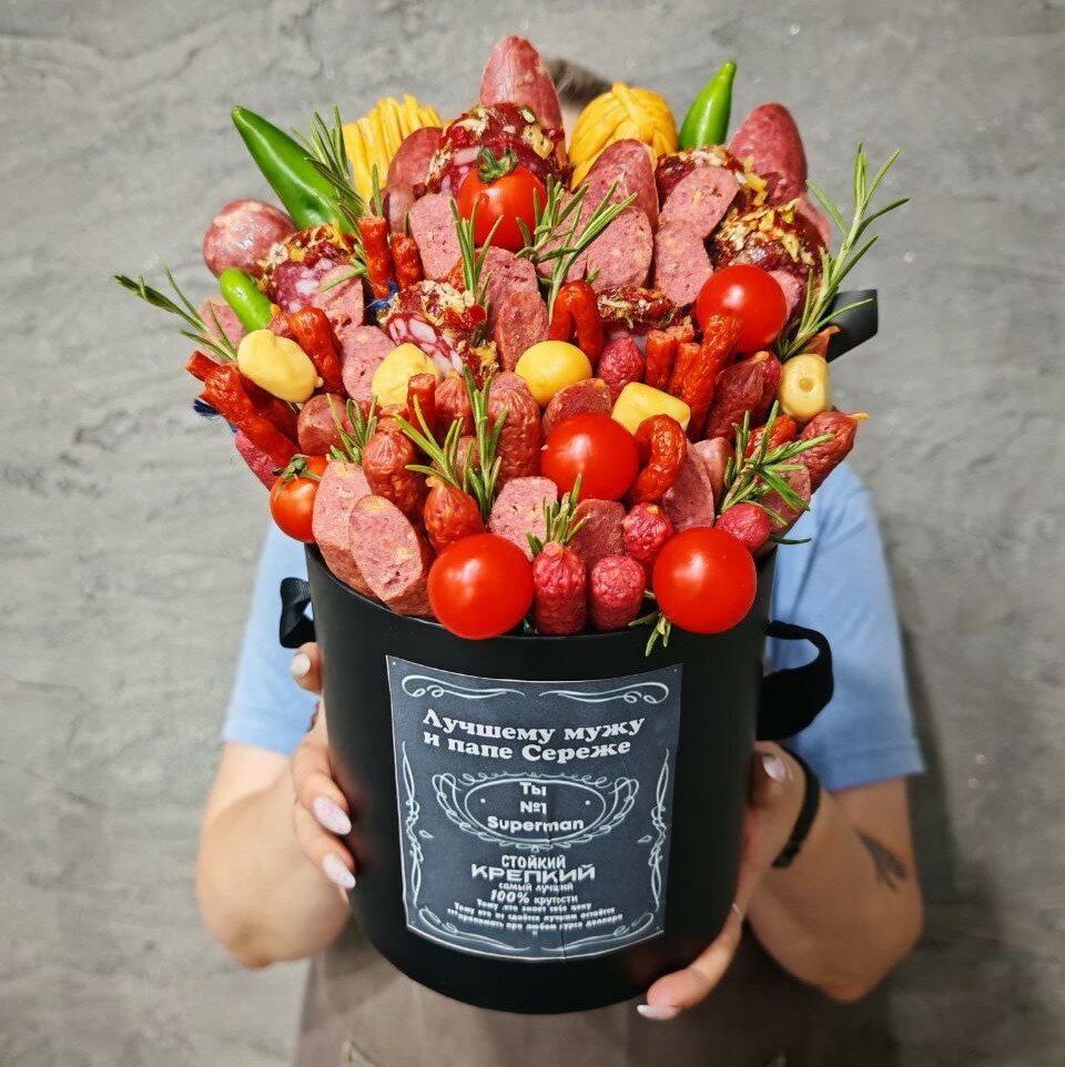 Снеки , Подарок мужчине , Колбасный букет "Лучшему мужу папе"