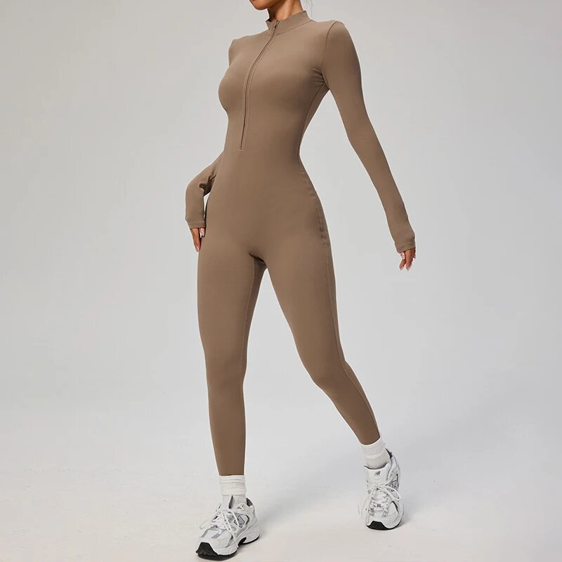 Костюм спортивный