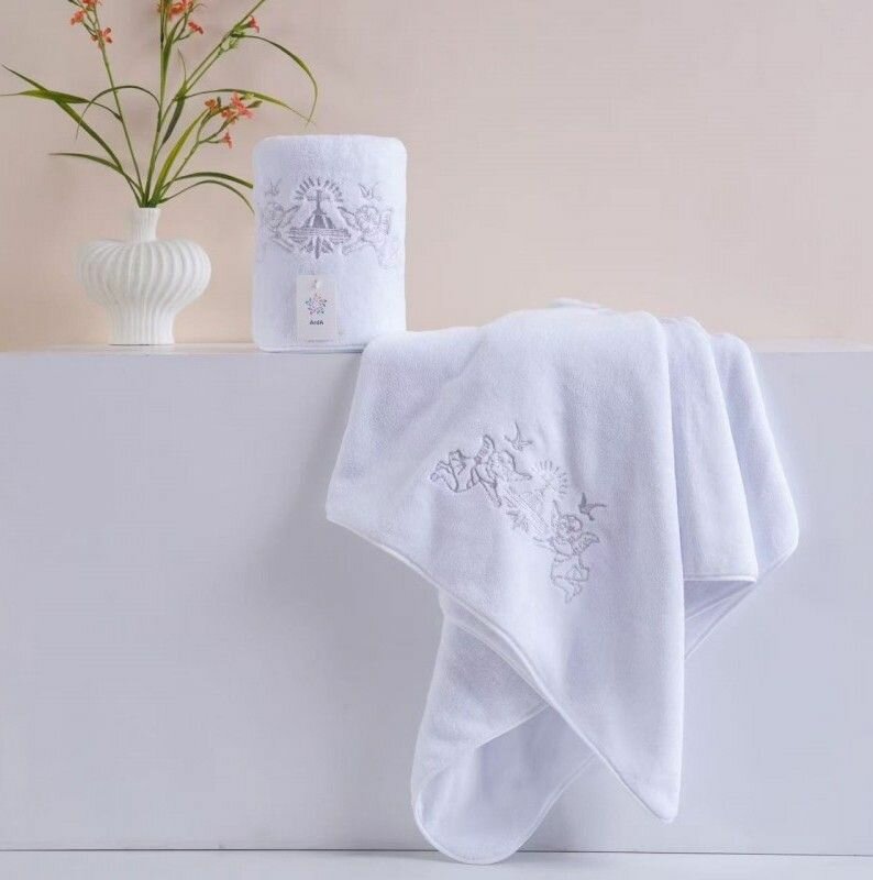 Полотенце детское белое крестильное с вышивкой "Ангелы и колокол" Серебро 70х135 см