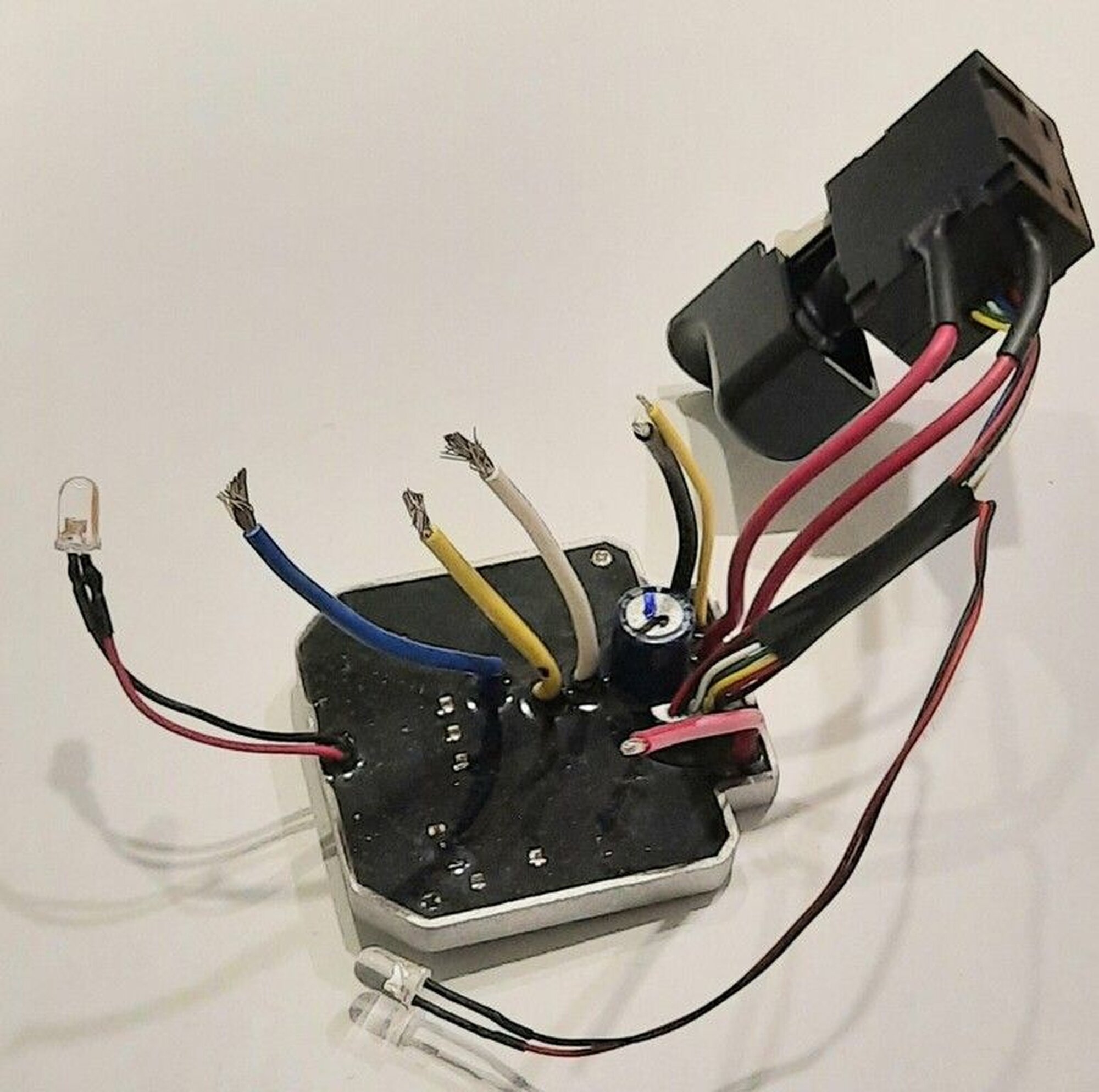 Выключатель в сборе с блоком управления для шуруповерта Интерскол ДА-13/18ВК, ДАУ-13/18ВК