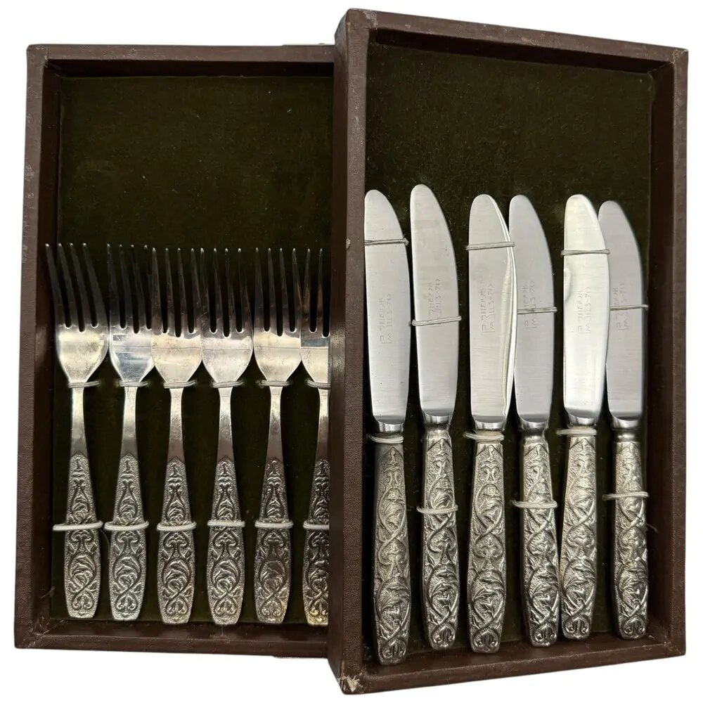 Набор столовый "Плющ" (вилки - ножи, 12 предметов, коричн), мельхиор, 1983-1991 гг, РМЗ, Реж, СССР