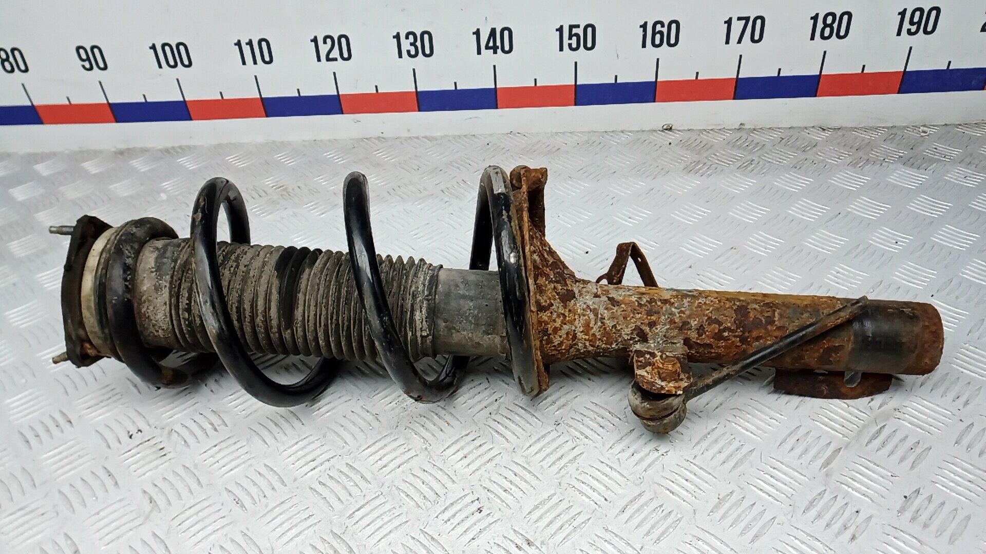 Стойка передняя правая FORD TRANSIT 7