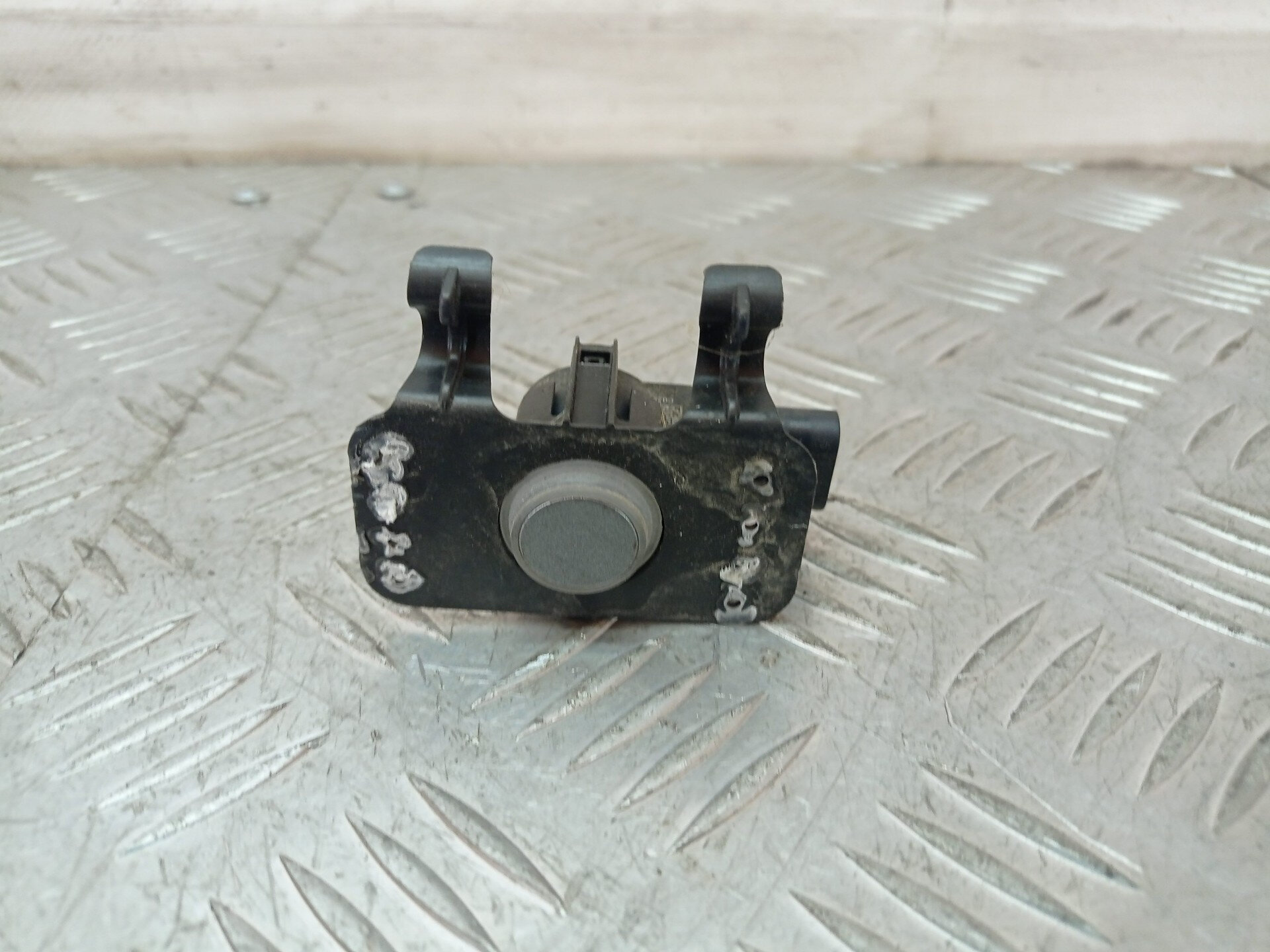 Парктроник передний Mercedes-Benz C W204 2007 A2215420417