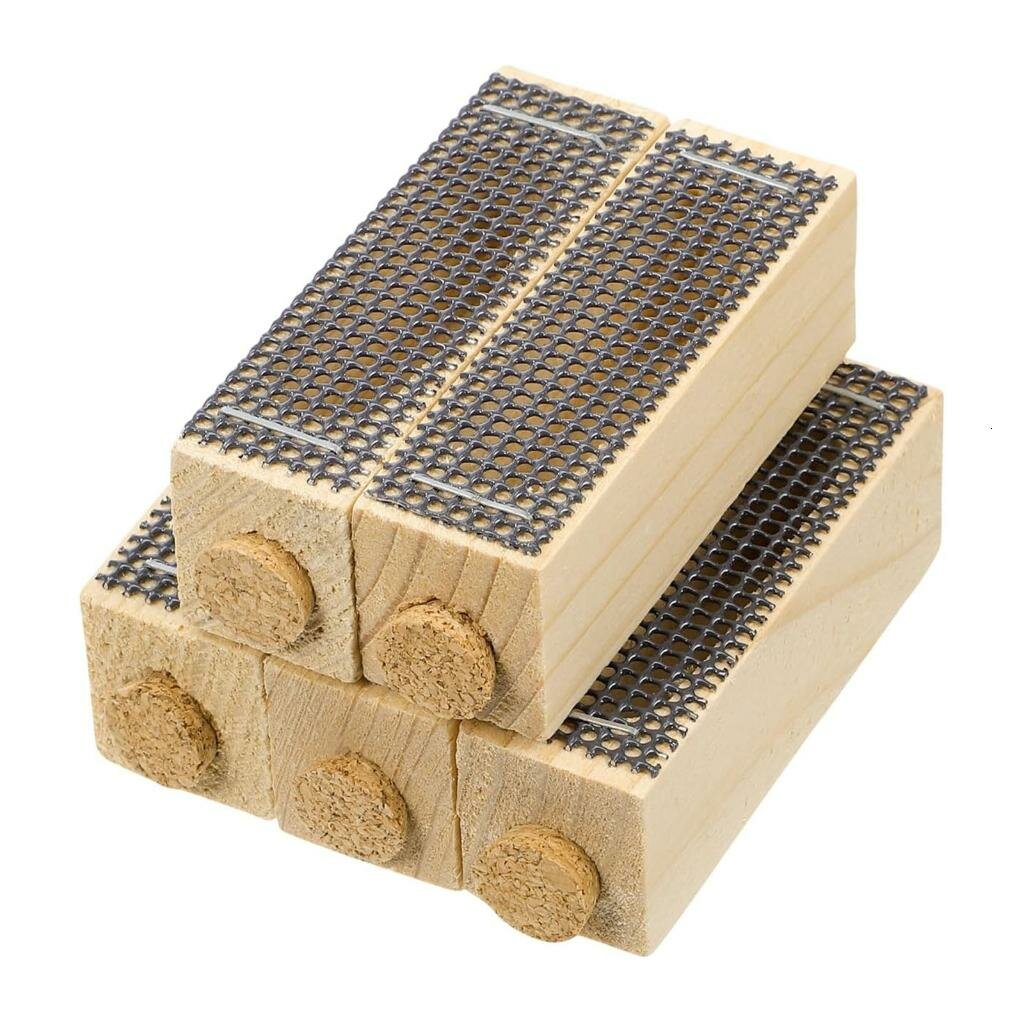 Деревянная клетка для матки пчел