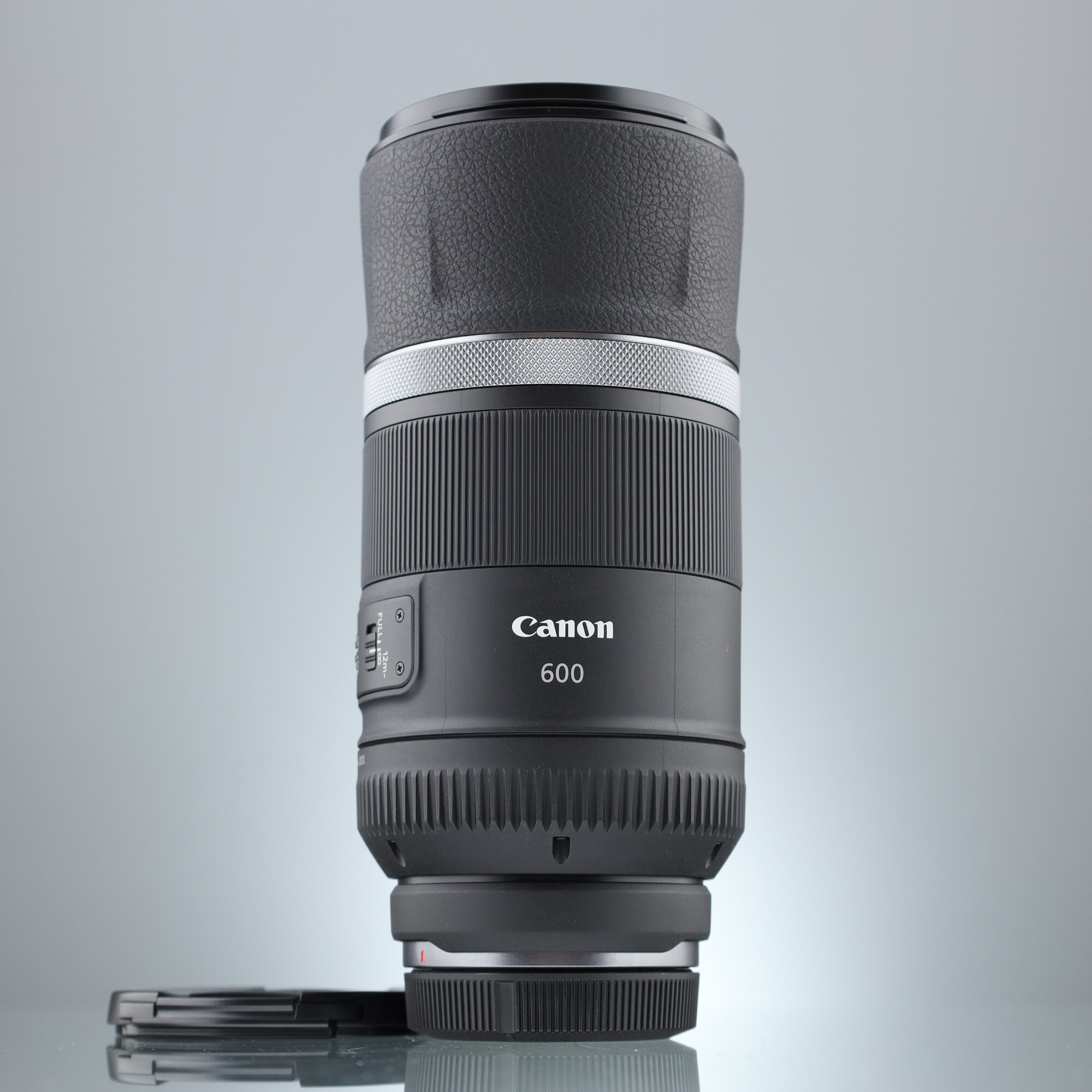 Объектив CANON RF 600 MM F 11 IS STM