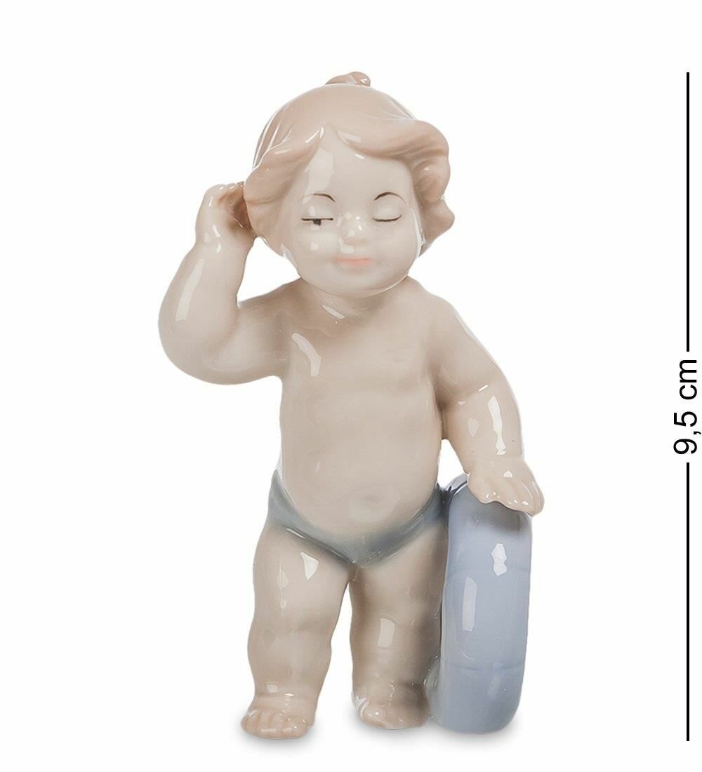 Фигурка Мальчик на пляже (Pavone) A1983290