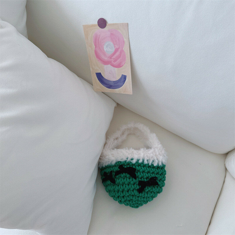 Прекрасная ручная вязаная сумка для малышей с яркими бантиками и геометрическими фигурами, зеленая