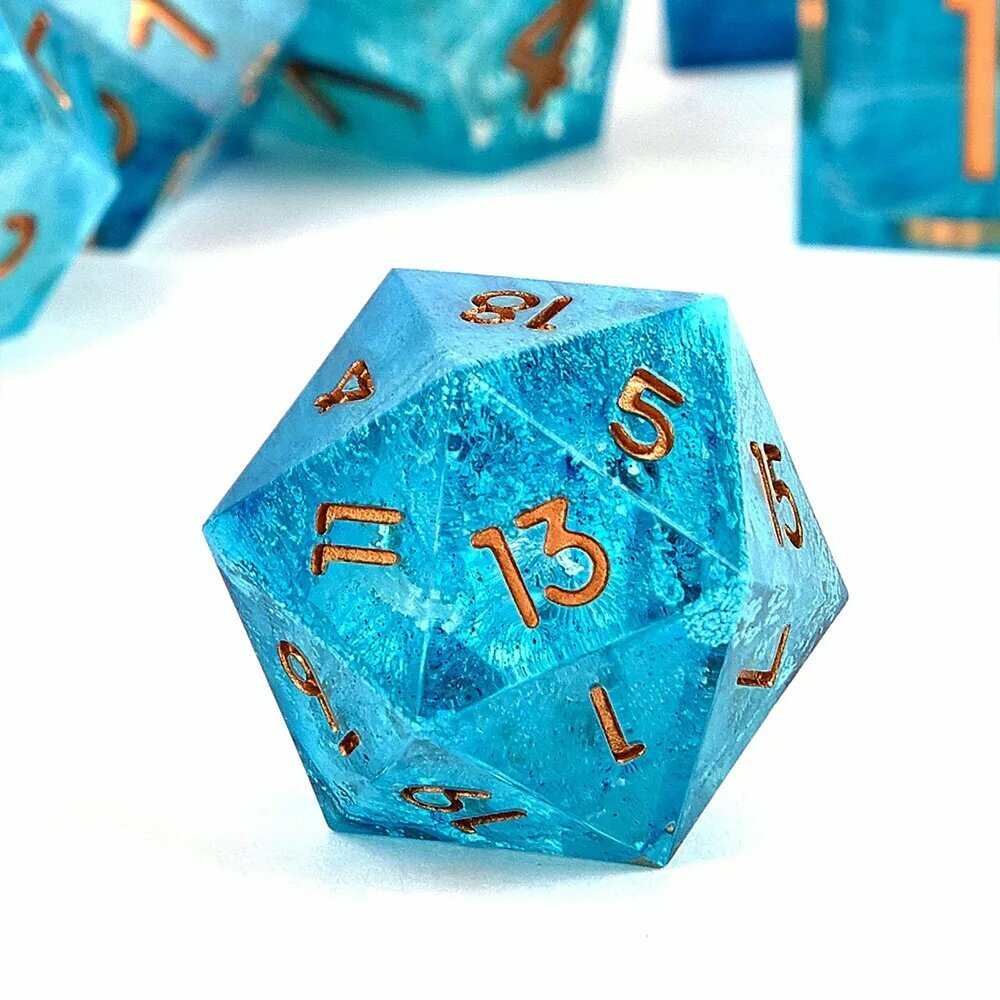 Набор кубиков для ДнД - 7 штук, синие с золотыми цифрами, дайсы из смолы для Dungeons & Dragons и настольных игр (кубики для DnD, кости ДнД)