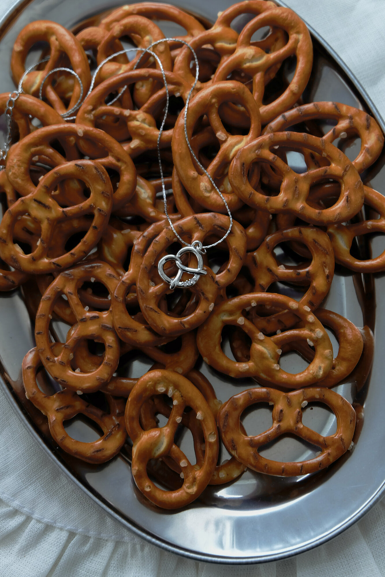 Колье, циркон