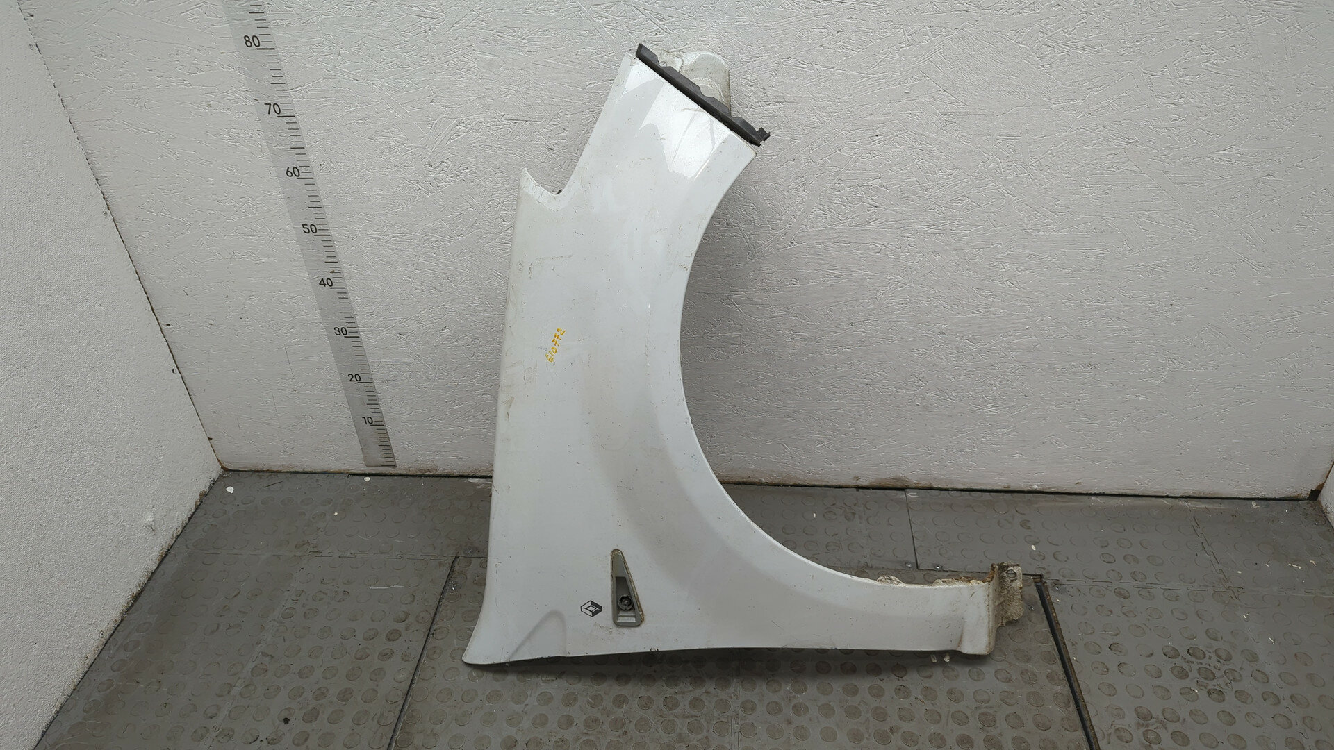 Крыло правое переднее Dacia Sandero Б/У