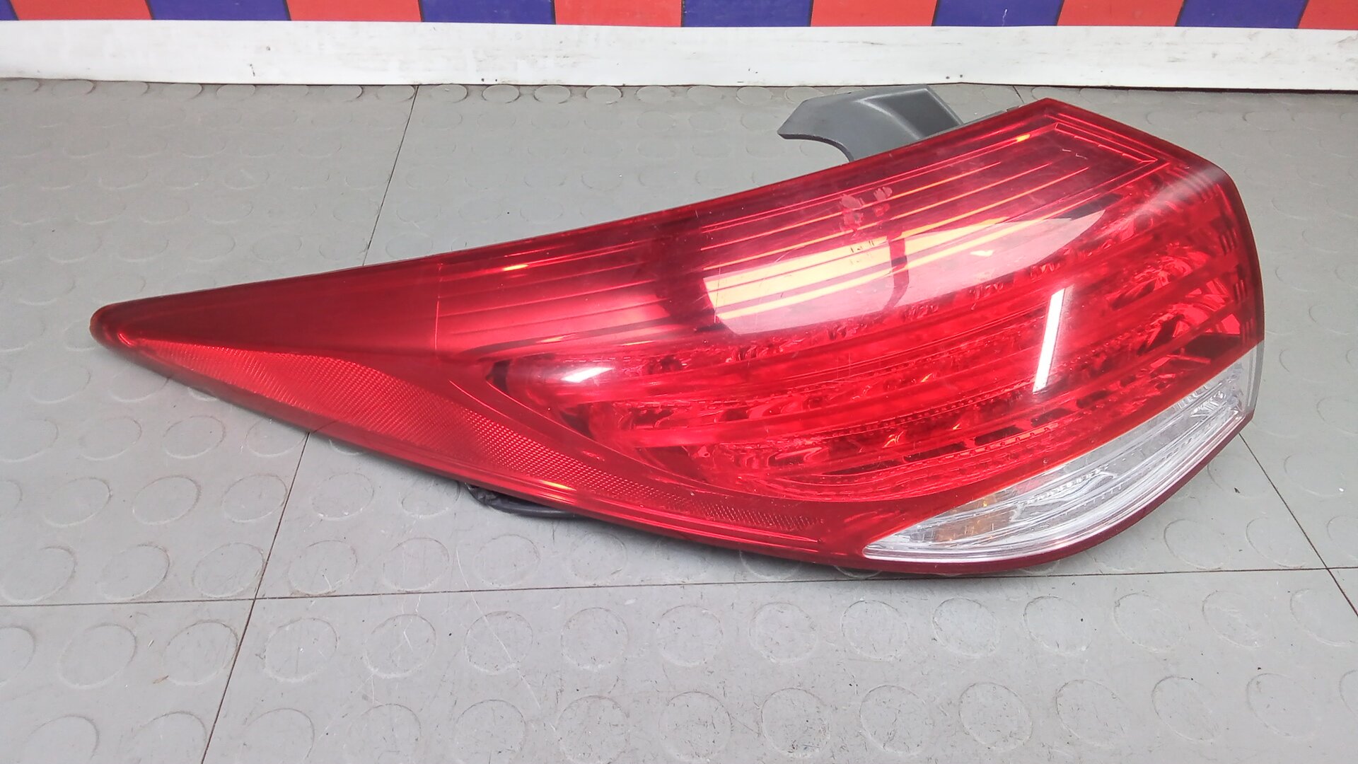 Фонарь задний левый HYUNDAI I40