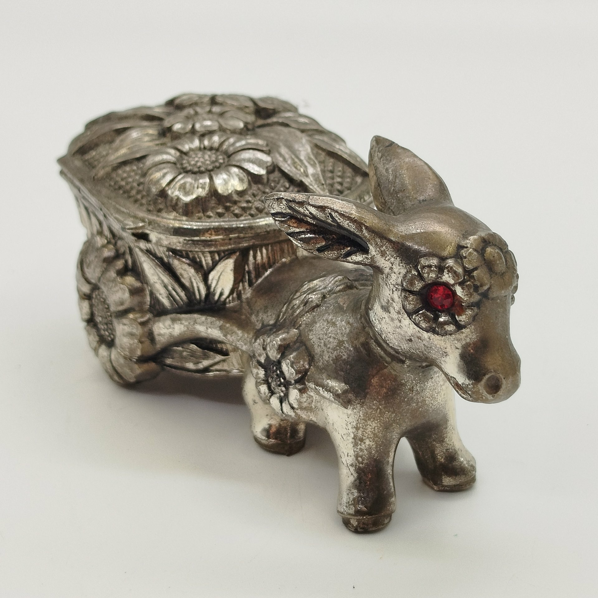 Шкатулка "Повозка с осликом", металл, текстиль, композитный материал