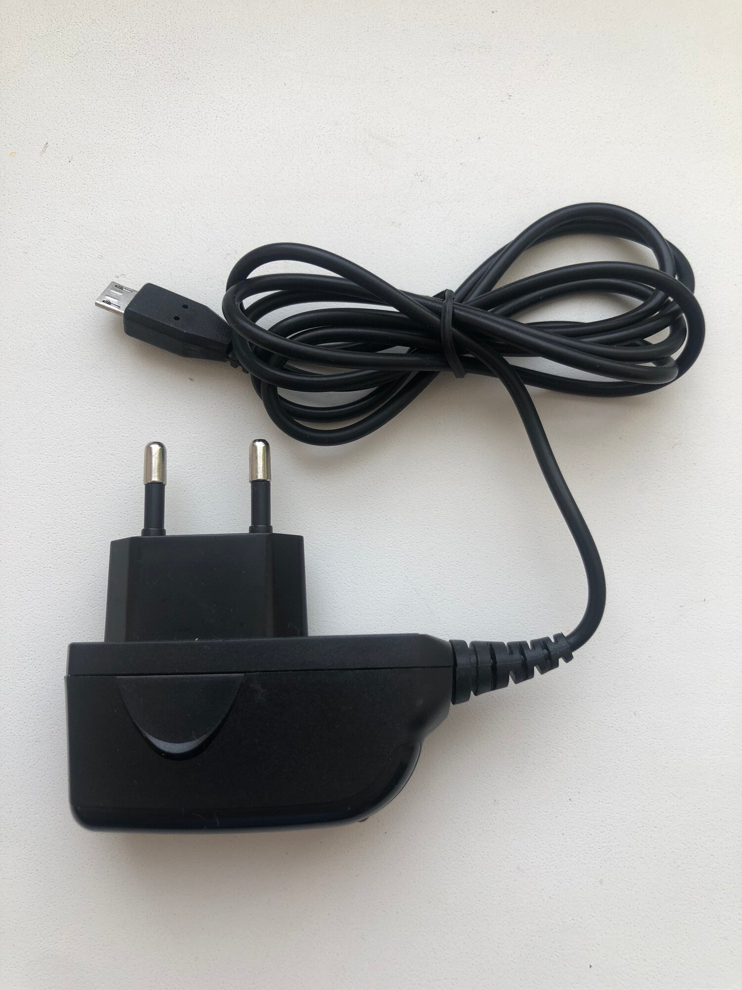 Устройство зарядное сетевое microUSB 220В (СЗУ) (5В 1000мА) шнур 1м черный Rexant 16-0269