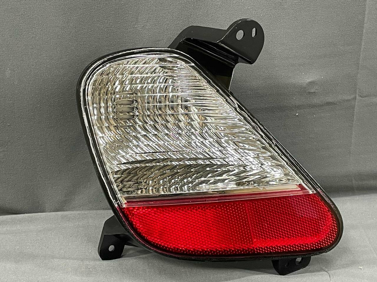 Фонарь Mitsubishi ECLIPSE LWMB131007R