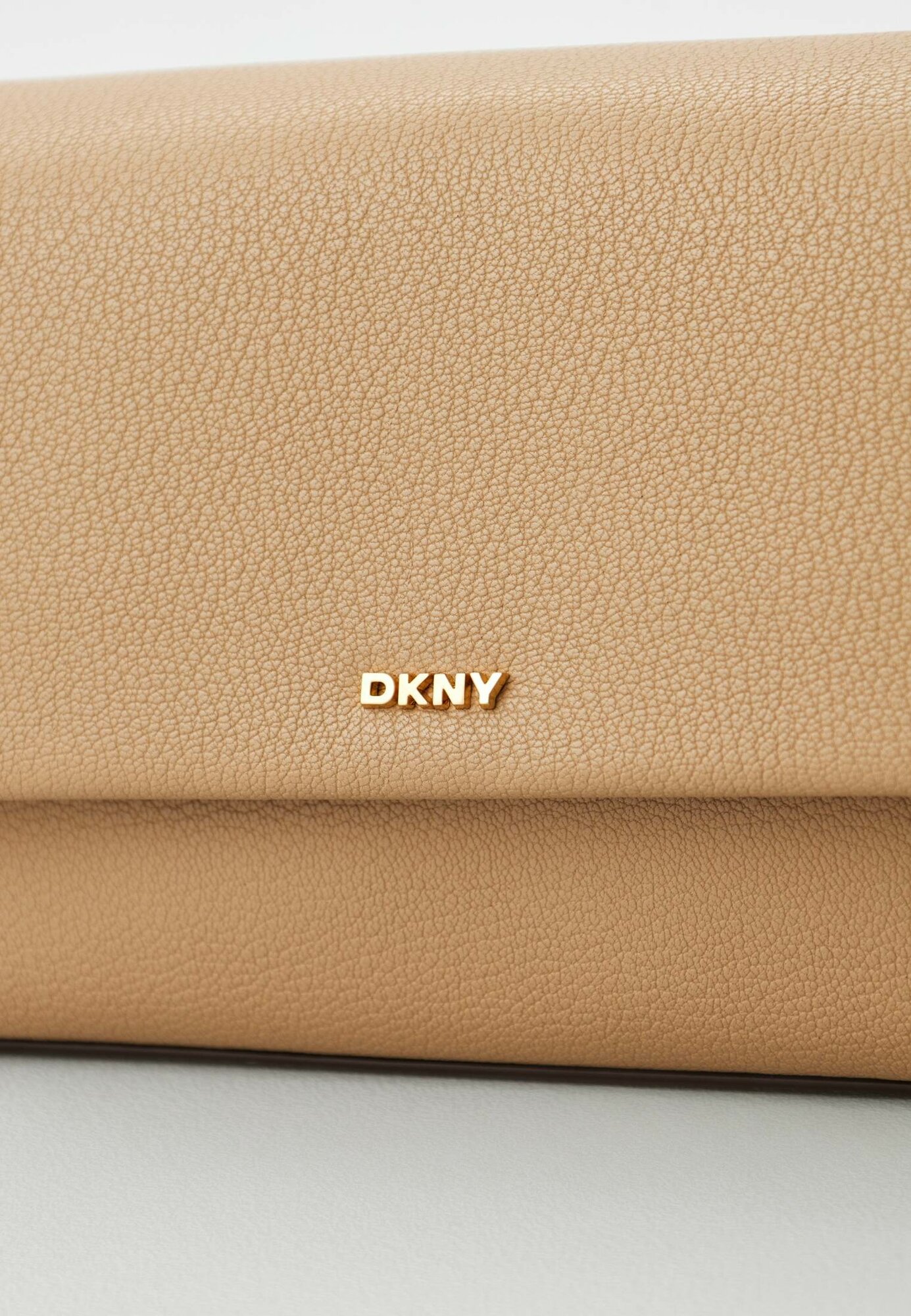Сумка DKNY, бежевый — фото 1