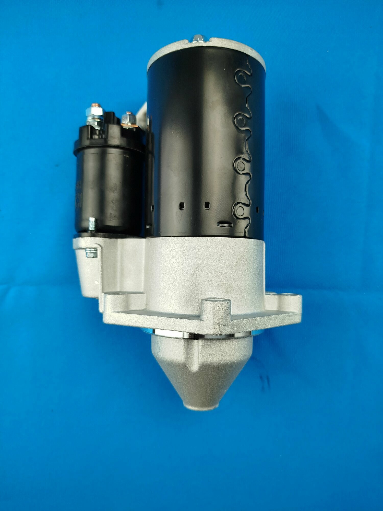 Стартер "HOFER" для автомобилей ВАЗ 2101-07инж, Нива, Шевроле-Нива редукторный (1,55кВт) (5722.3708)