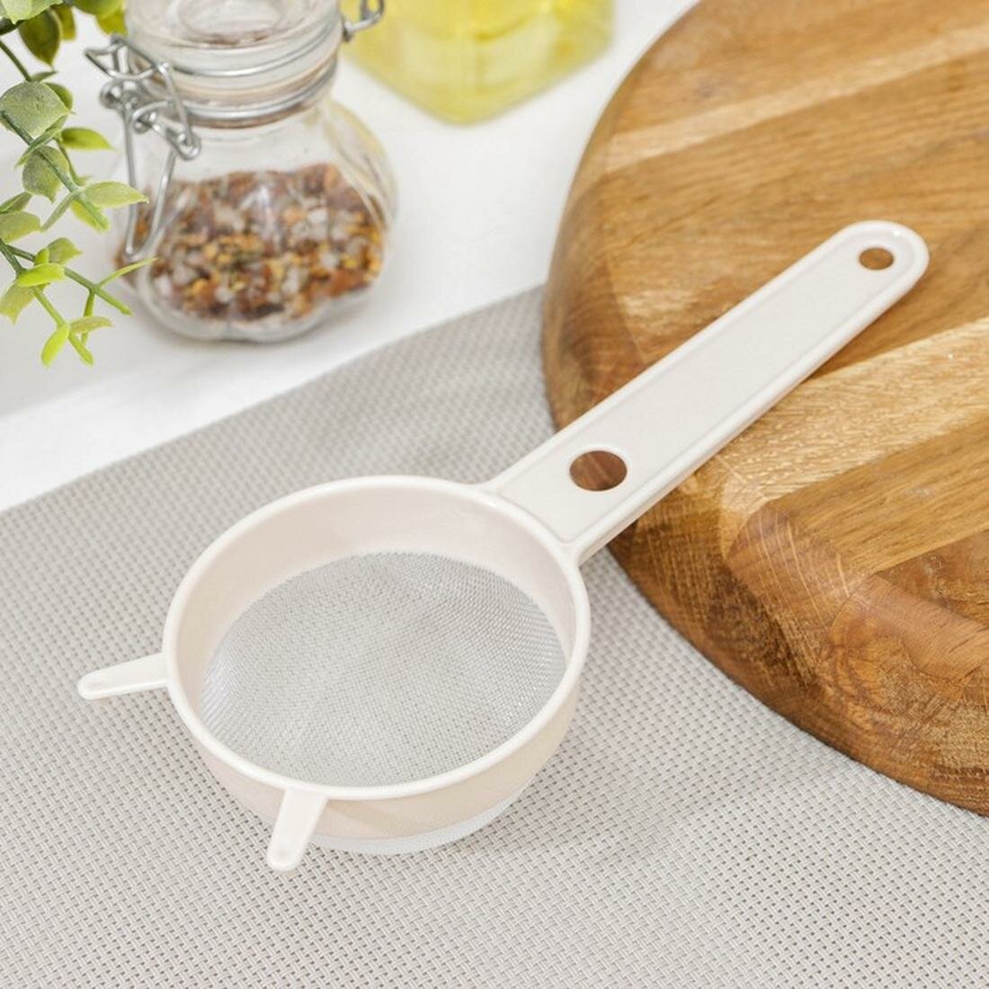 Сито пластиковое Альтернатива, диаметр 7,5 см, цвет в ассортименте