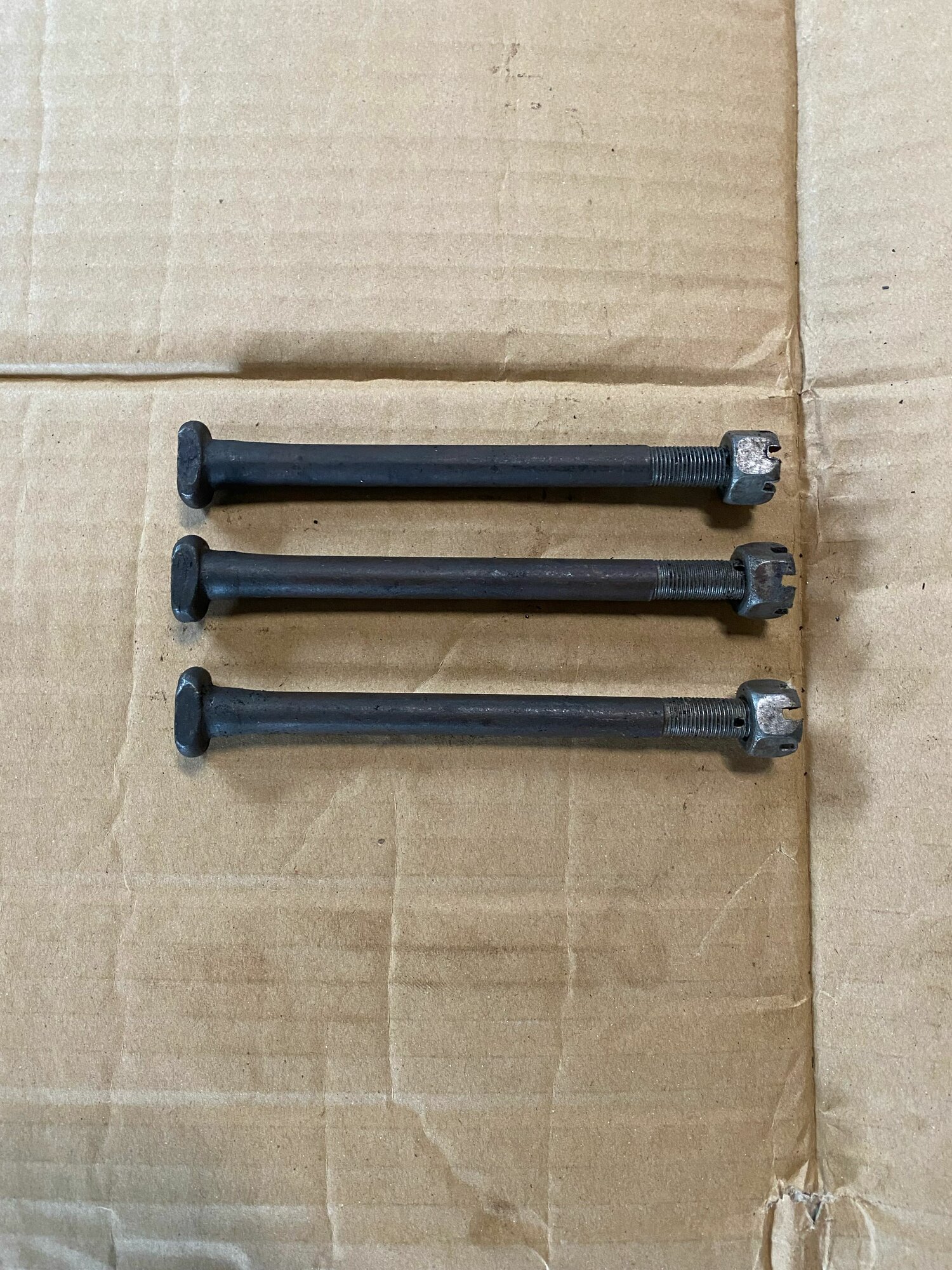 Болт стяжной корз. сцепл. Т40 кованый