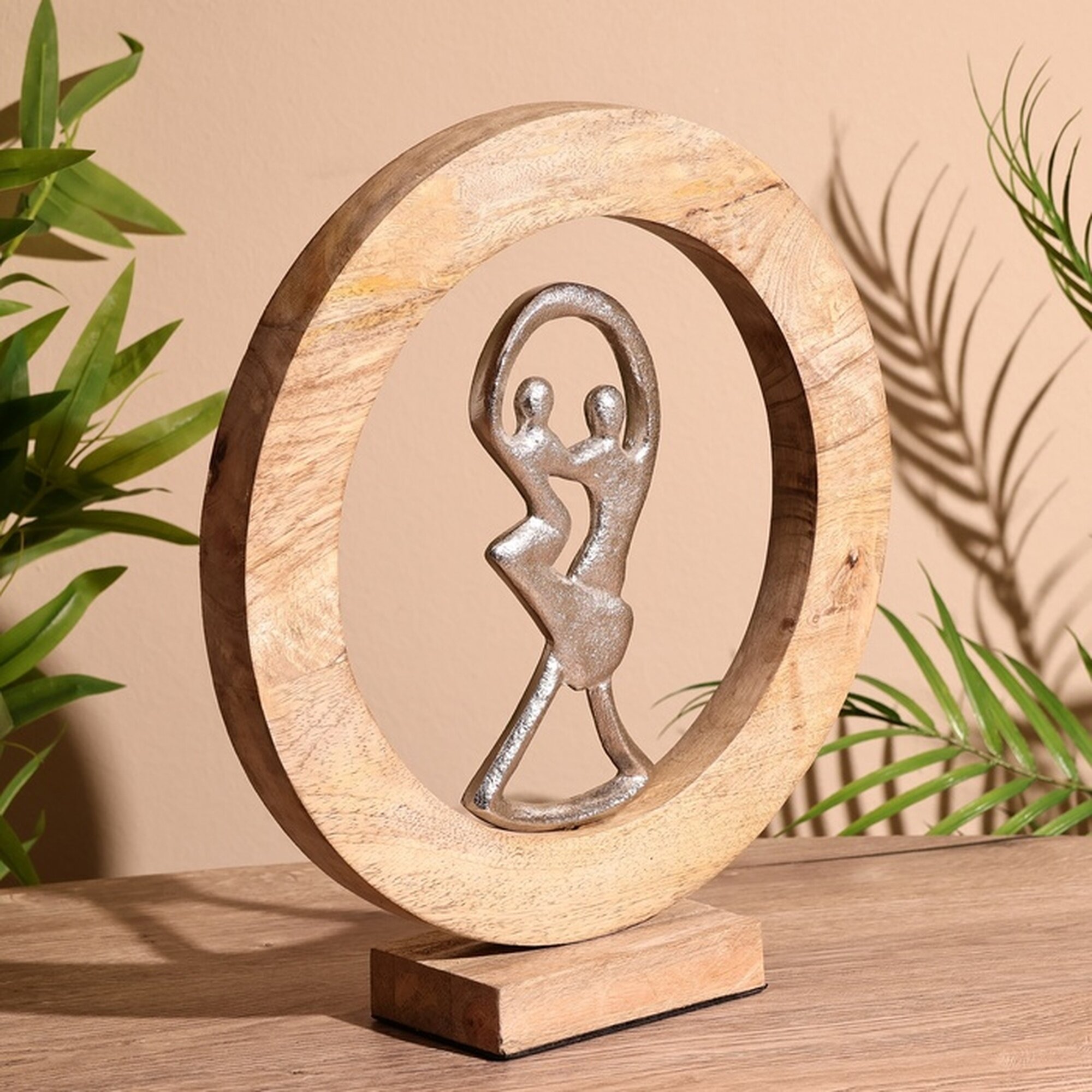 Статуэтка Сима-ленд "Танец", дерево, алюминий, бежево-серебристая, 30 см