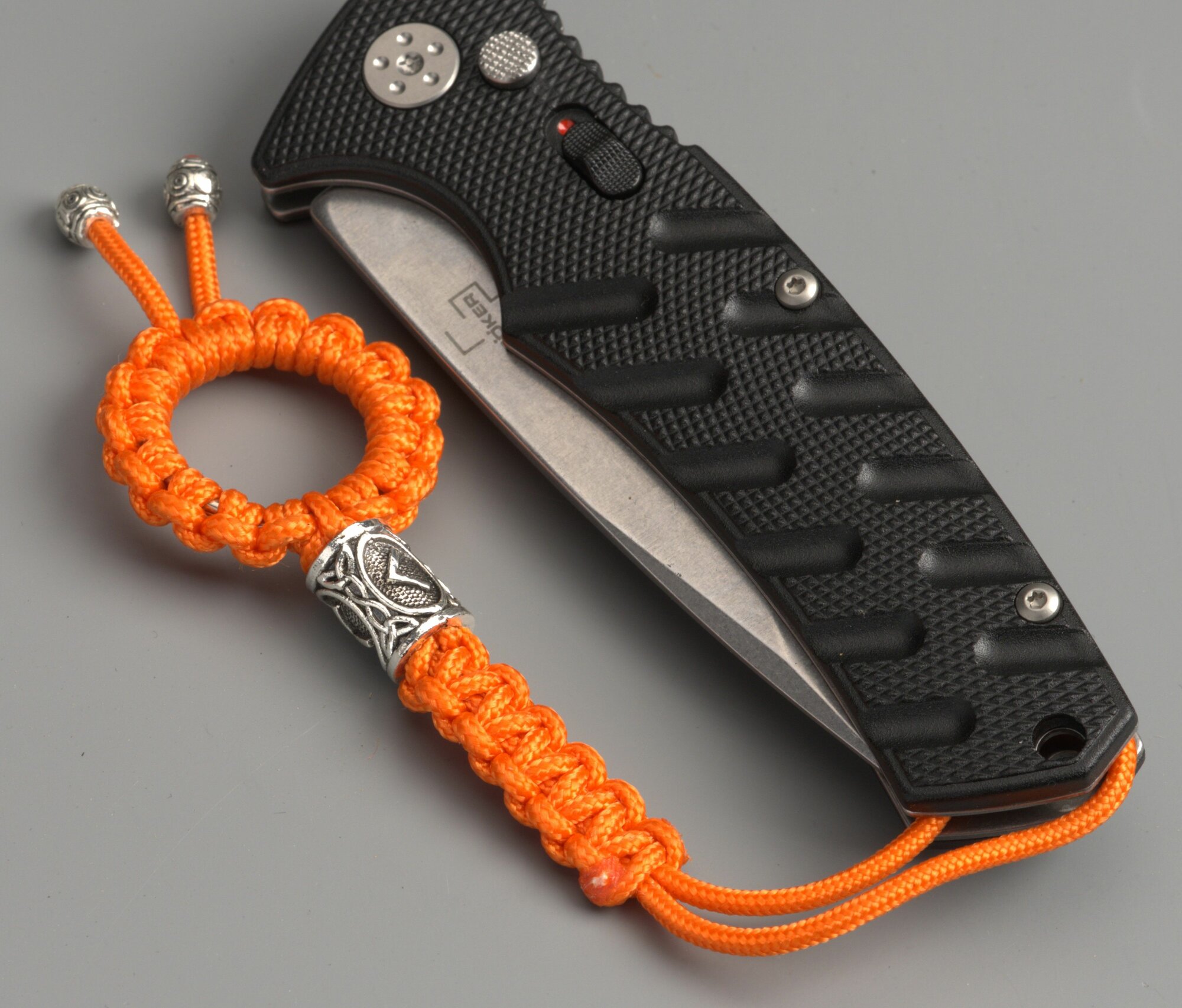 Темляк для ножа