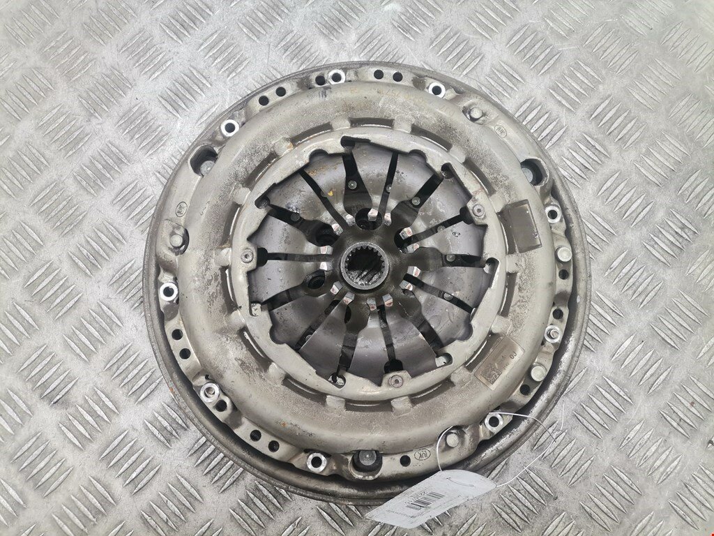 Маховик (демпфер сцепления) Renault Scenic 3 123003948R арт. 2235715