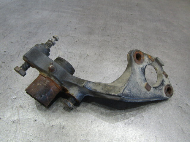 Кронштейн энергоаккумулятора передний правый Scania 6-series