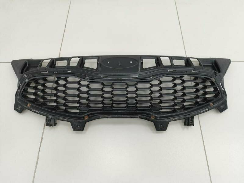 Решетка радиатора Kia Ceed JD 2012-2018 кат.номер: 86350A2000 86351A2000