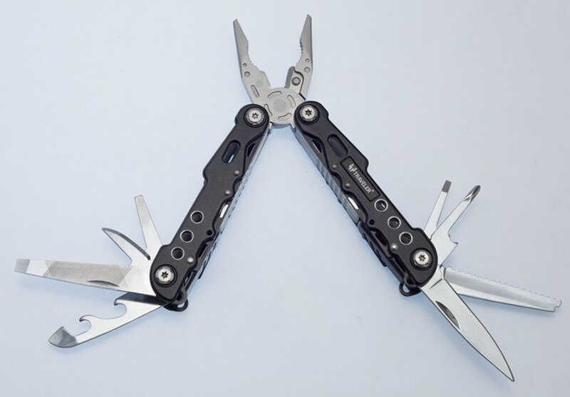 Мультитул Traveler MQ007-8G (чехол на пояс, 8 лезвий) цвет black черный