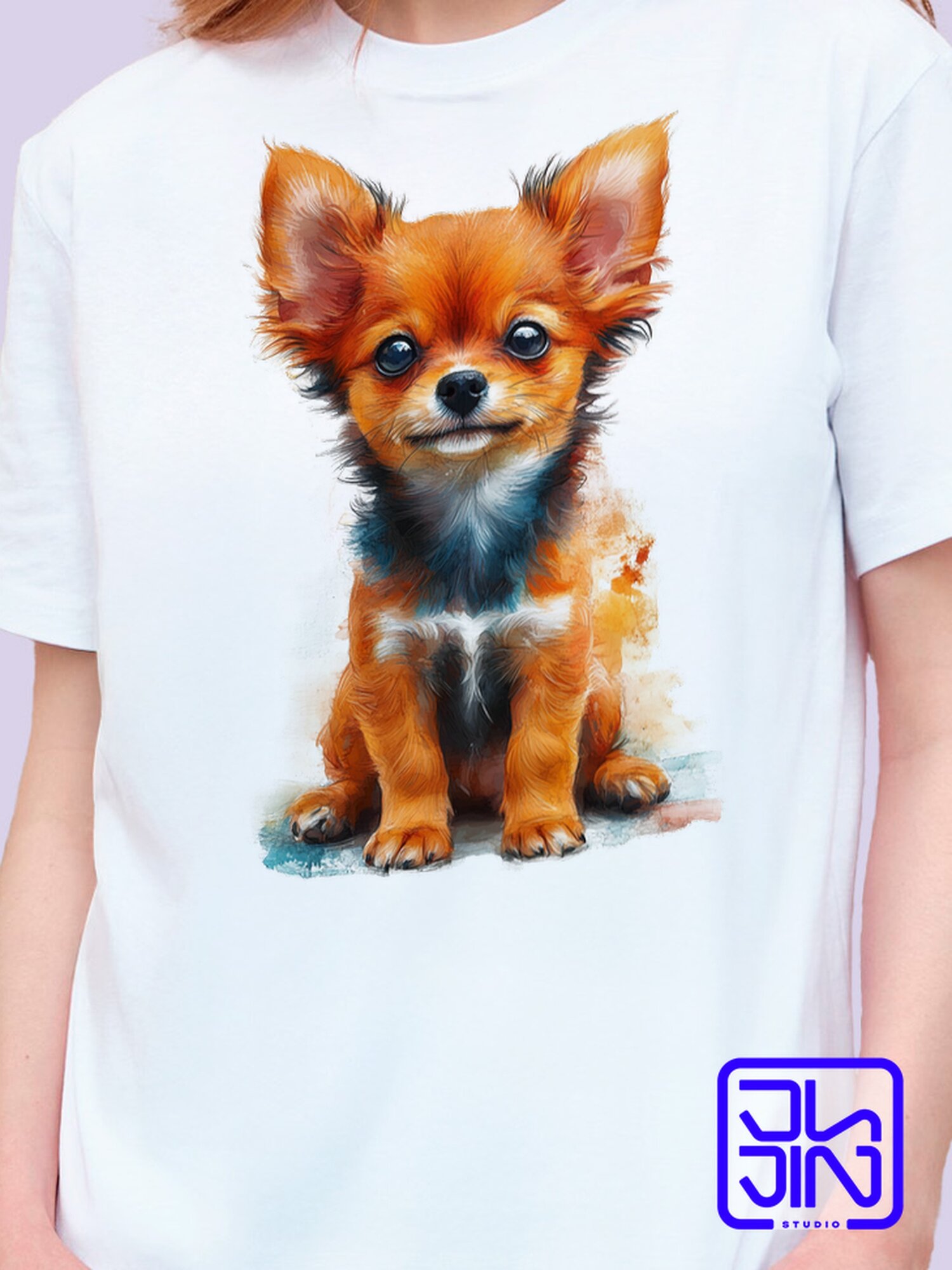 Футболка классическая женская с авторским принтом Смешной рыжий щенок чихуахуа с белой грудкой и большой собакой рядом, белый хлопковый трикотаж с прикольным рисунком на груди