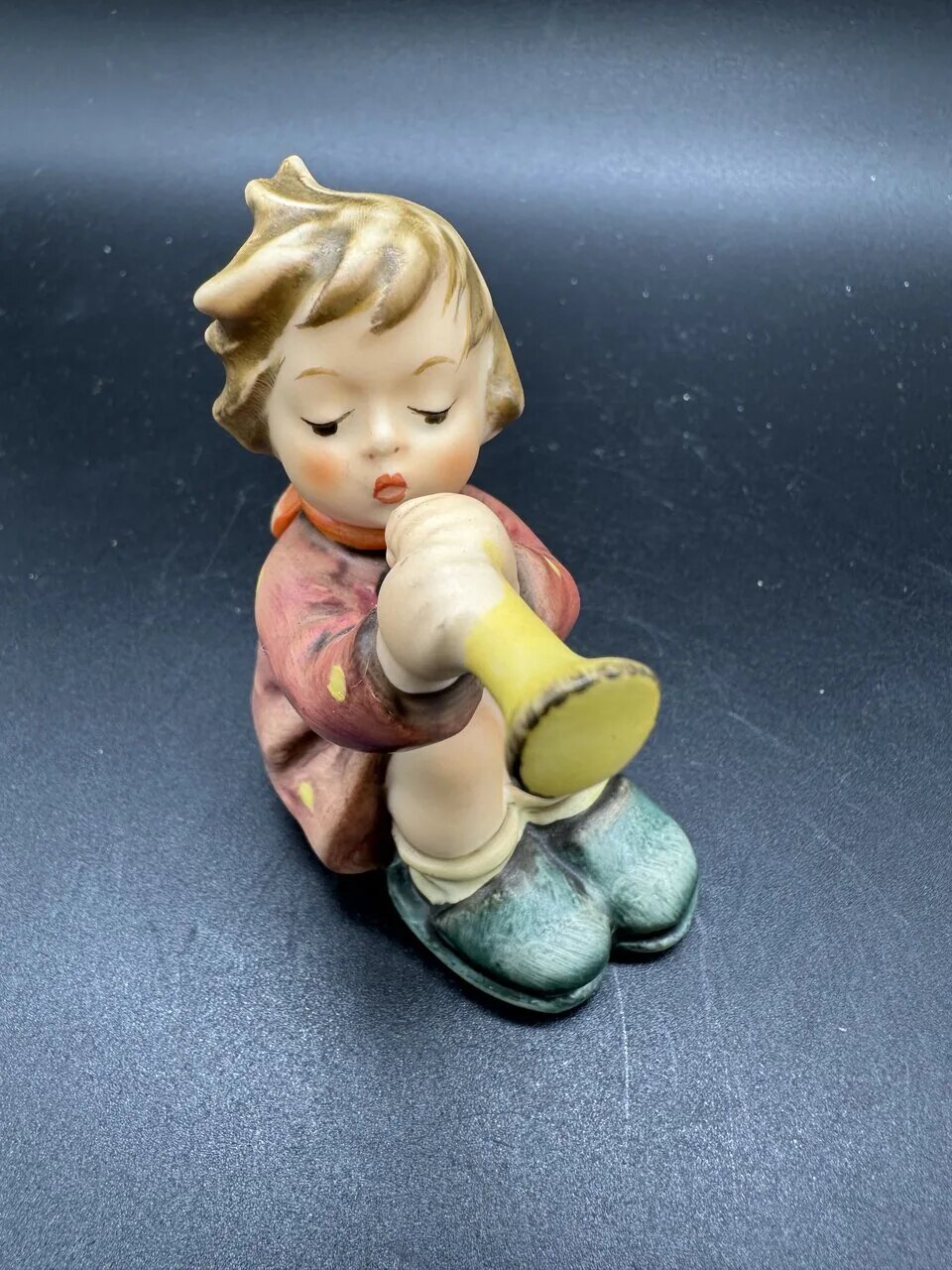Статуэтка Маленький музыкант фарфор Hummel Goebel Фрг 1960 годы