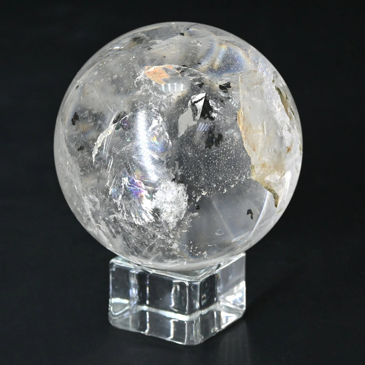 Шар из горного хрусталя с включением хлорита 1сорт, диаметр 56мм, 255г .