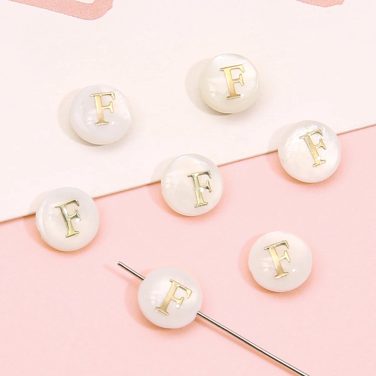 Бусины Beadia из ракушки с золотой фольгой, белые буквы, 8 мм Белый, 06