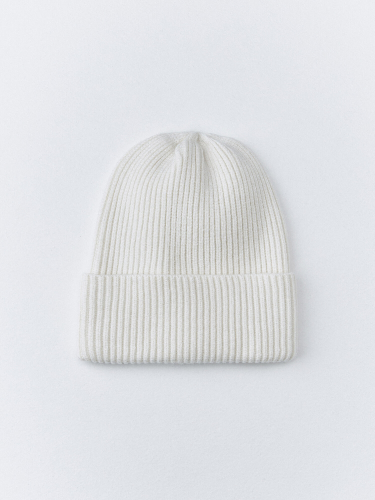 Шапка-бини для женщин